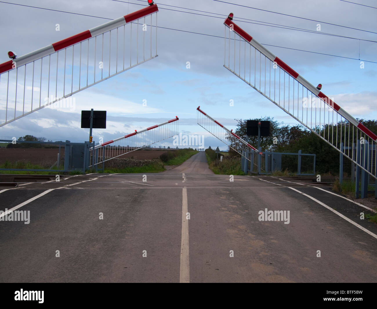 Open level crossing gates hi-res stock photography and images - Alamy Open level crossing gates hi-res stock photography and images - Alamy