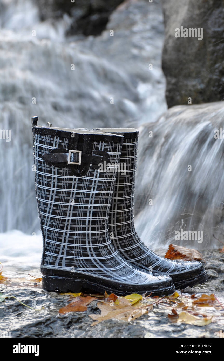 Pair of wellingtons hi-res stock photography and images - Alamy