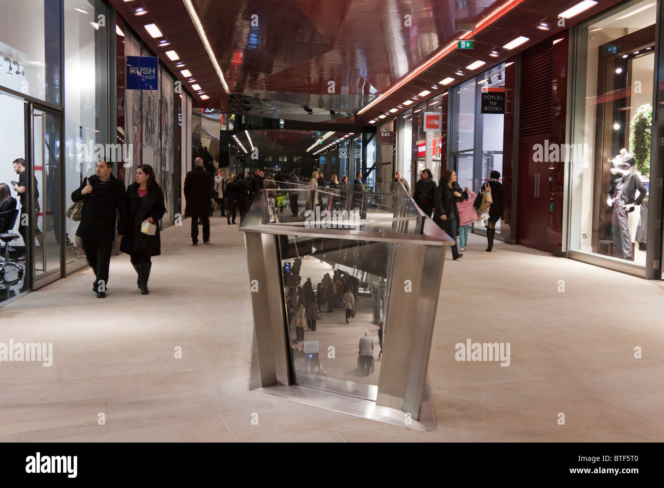 One New Change Shopping Centre - City of London Stock Photo - Alamy