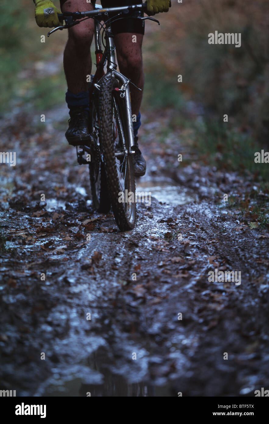Peak district ladybower bike hi-res stock photography and images - Alamy