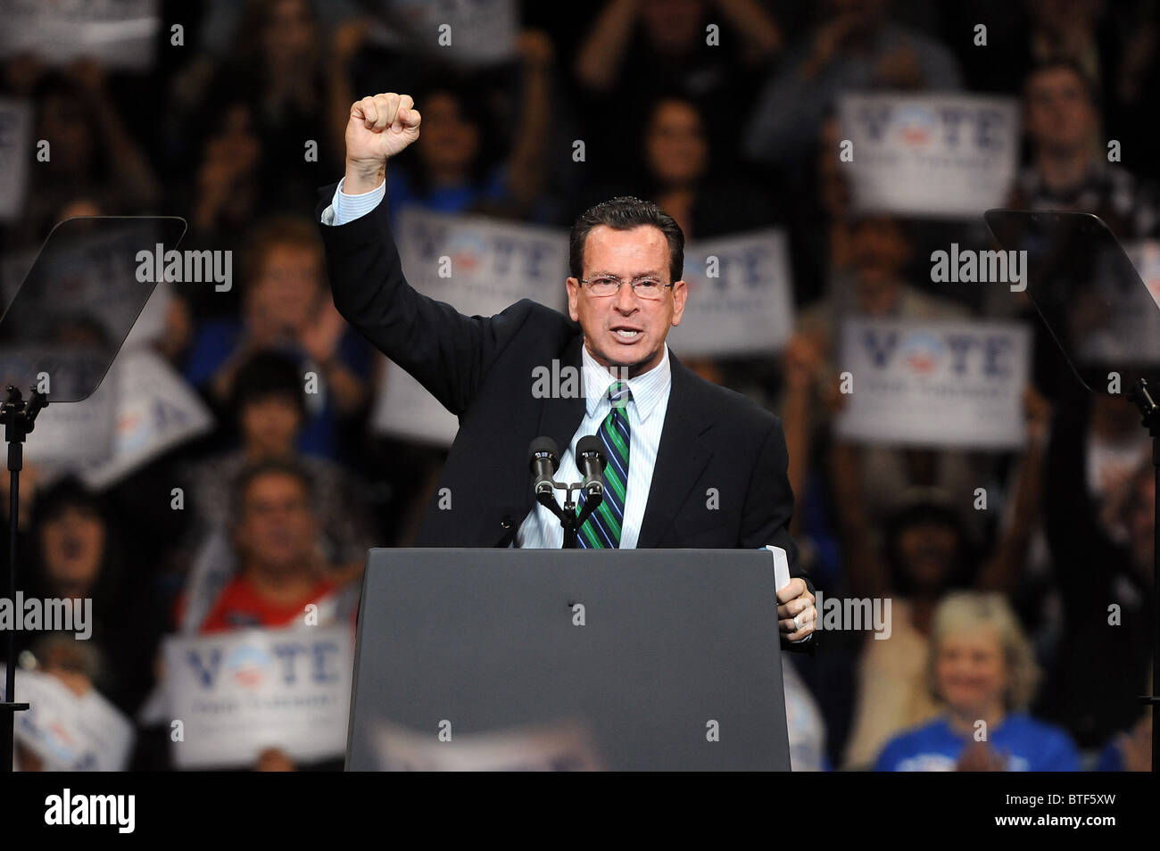 Dan Malloy, Democratic candidate for Governor fires up the crowd before ...