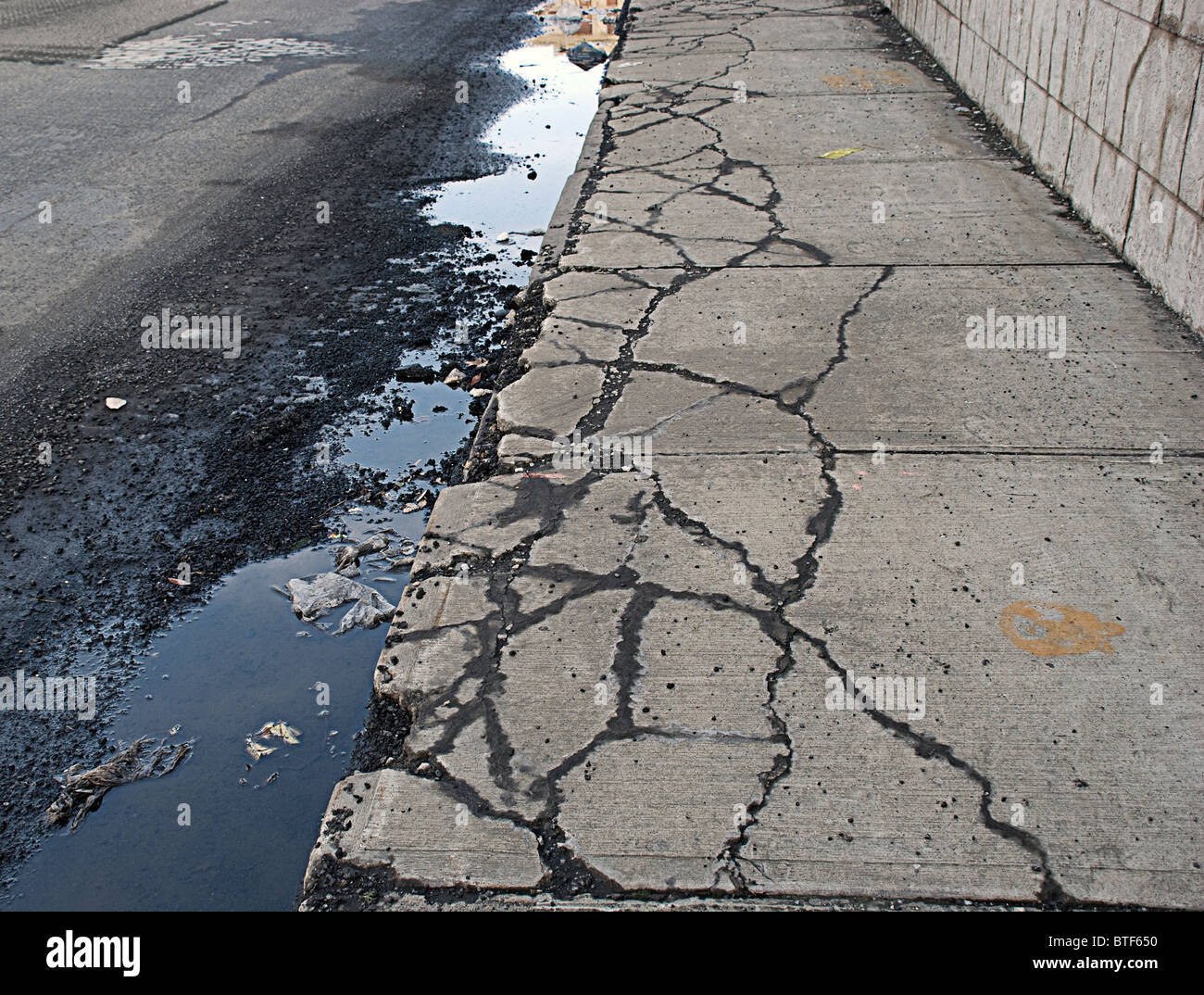 Concrete road gutter hi-res stock photography and images - Alamy