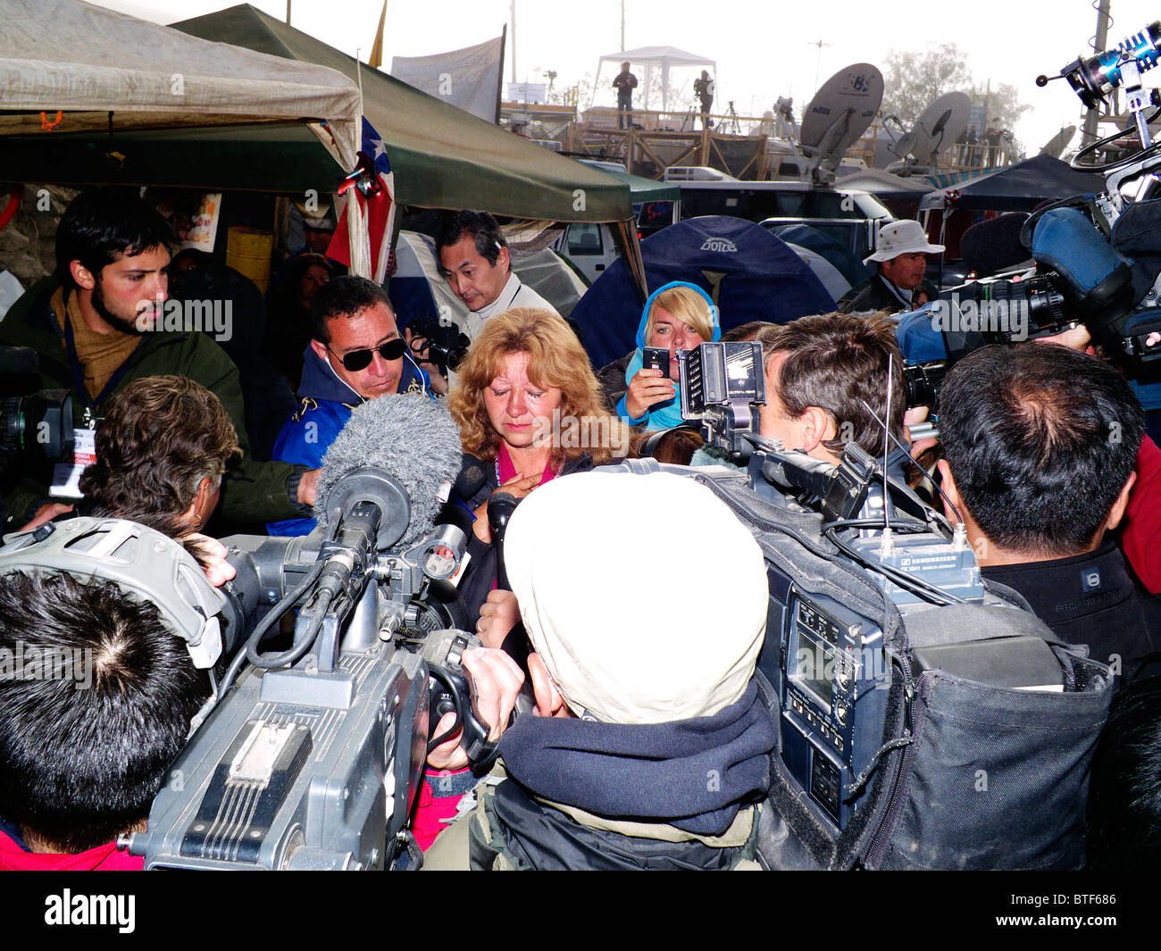 Reportage-33 Miners Chile, rescued alive on Atacama desert, San Jose ...