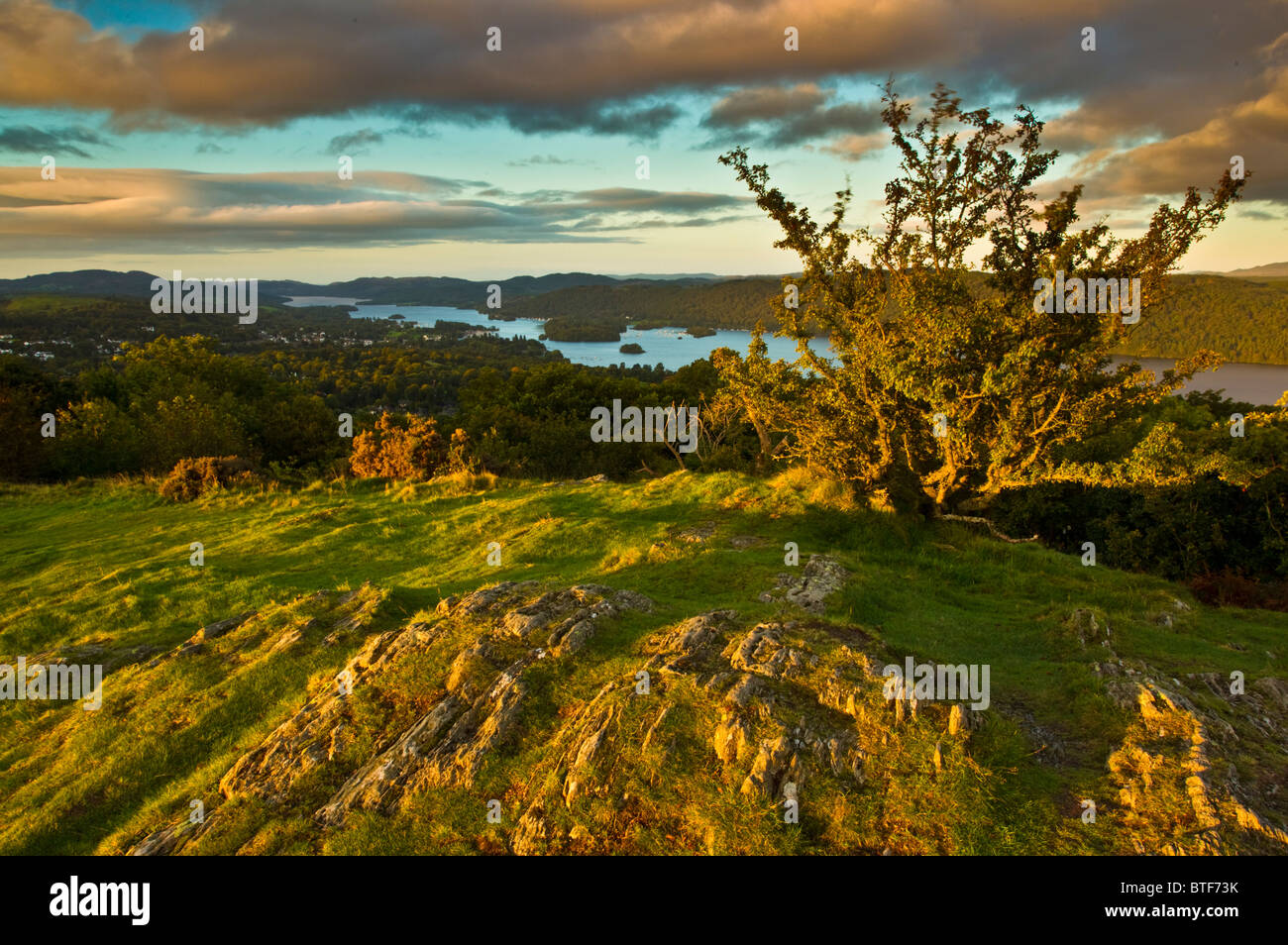 A view of Lake Windermere at sunrise from Orrest Head, Windermere, Lake ...