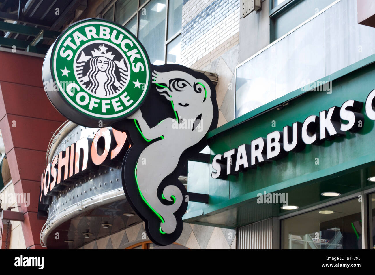 Starbucks coffee mermaid hi-res stock photography and images - Alamy