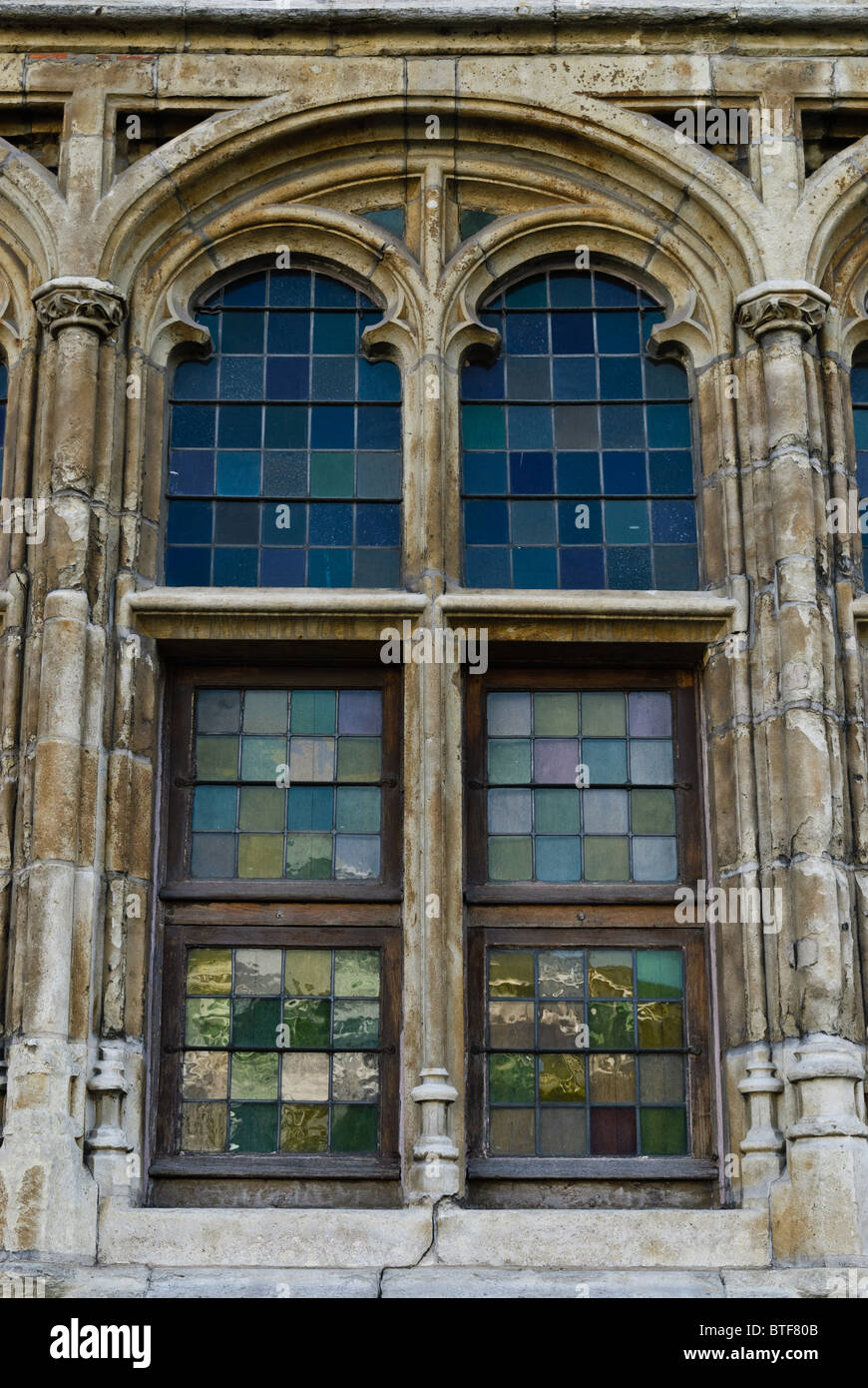 Square window panes hi-res stock photography and images - Alamy