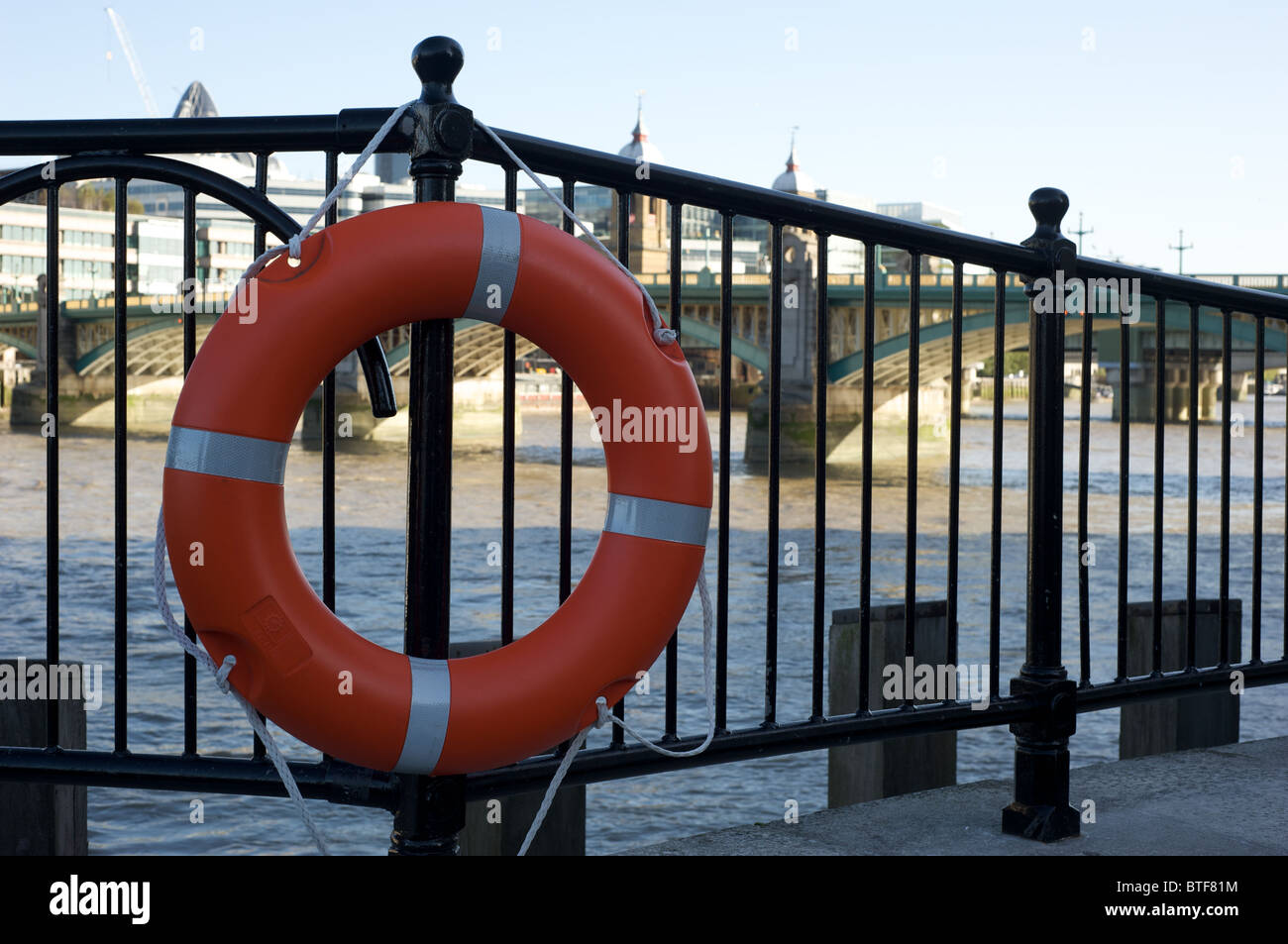 Thames life hi-res stock photography and images - Alamy