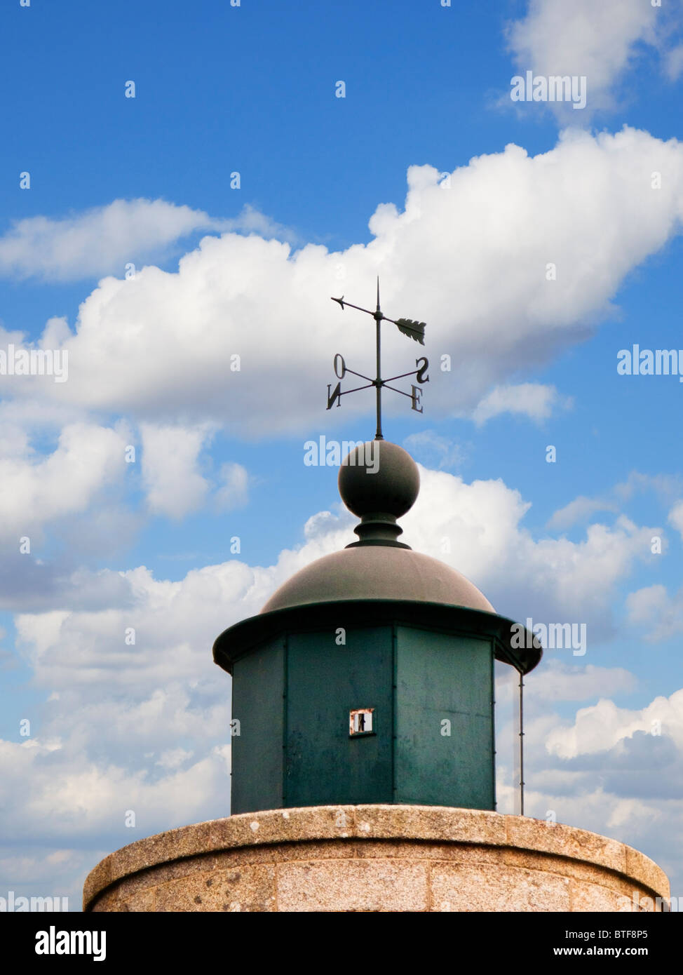 Weather vanes hi-res stock photography and images - Alamy