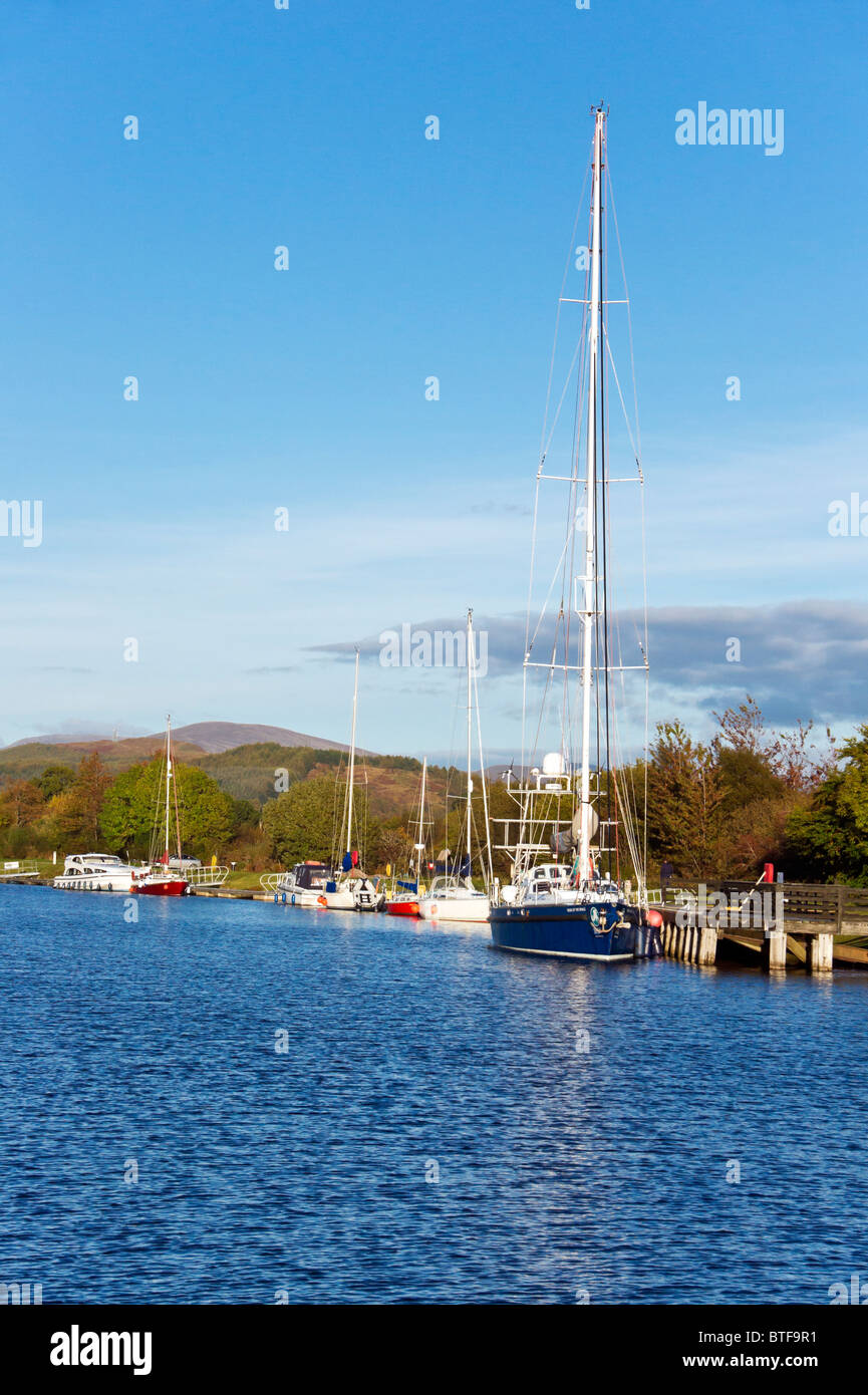 Yachts & motor boats moored on the Caledonian Canal in Banavie near ...