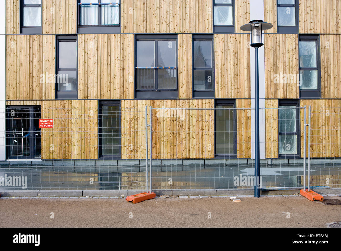 Apartment building under construction Stock Photo - Alamy