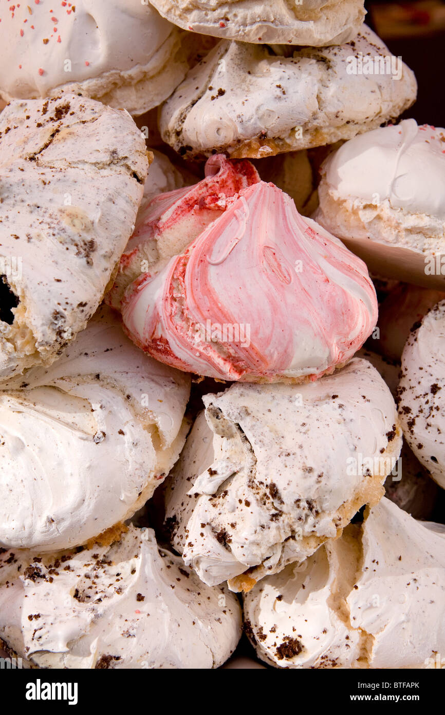 Meringues artisan hi-res stock photography and images - Alamy