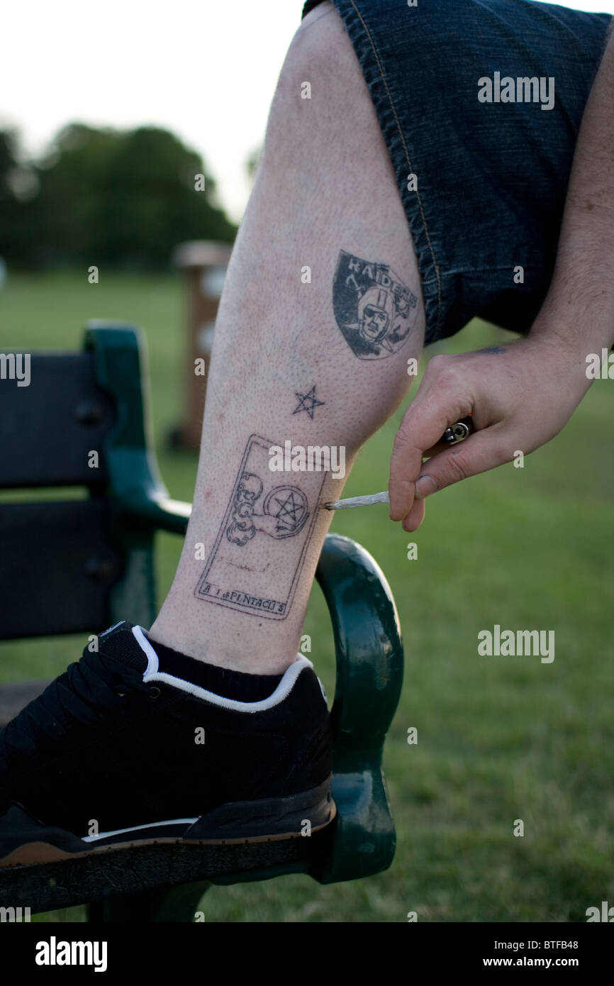 Smokers leg hi-res stock photography and images - Alamy