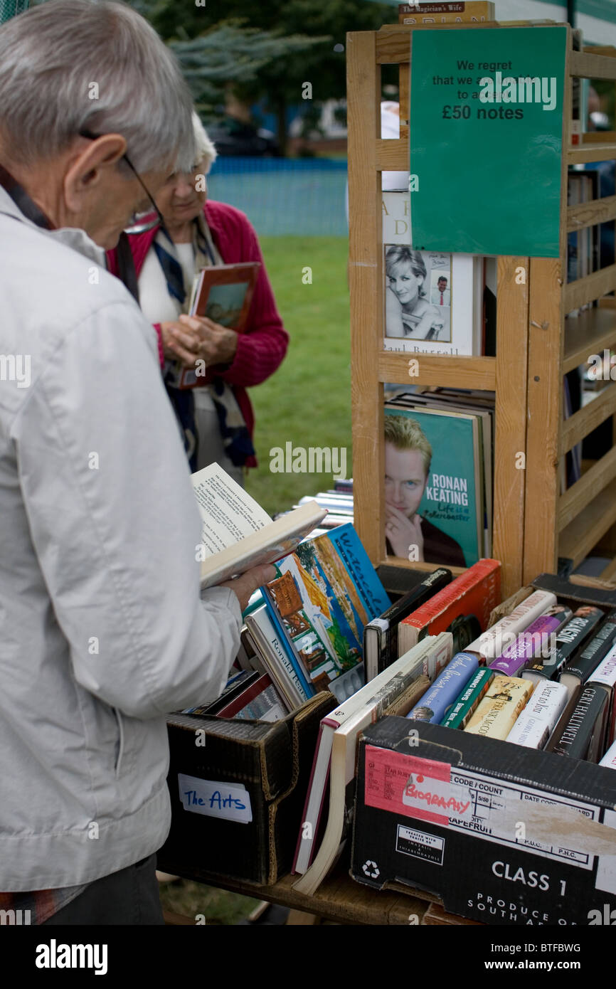 Second hand book fair hi-res stock photography and images - Alamy