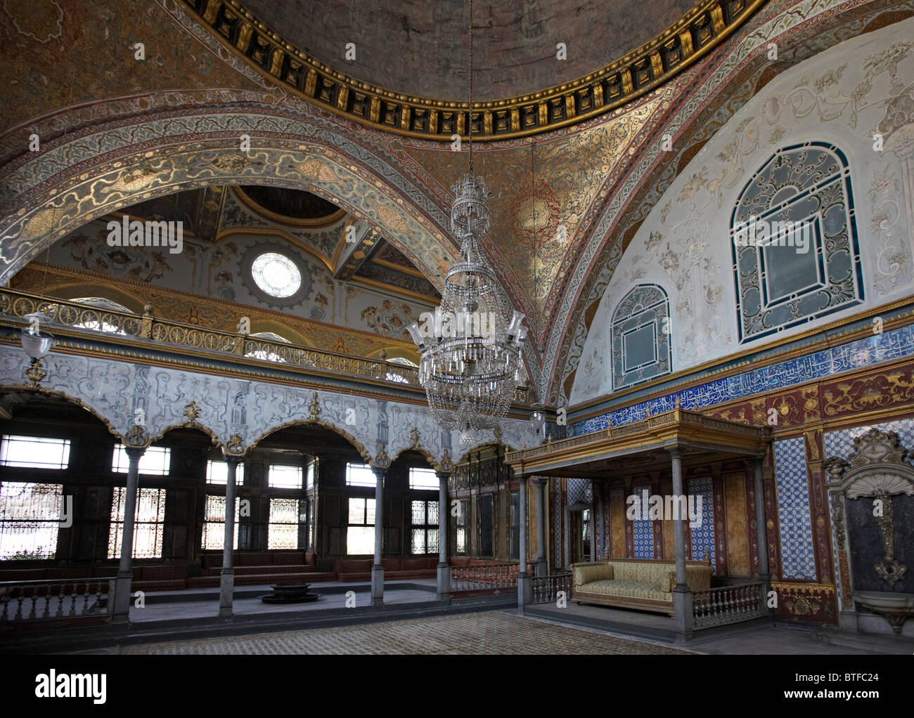 Topkapi palace harem imperial hall hi-res stock photography and images ...