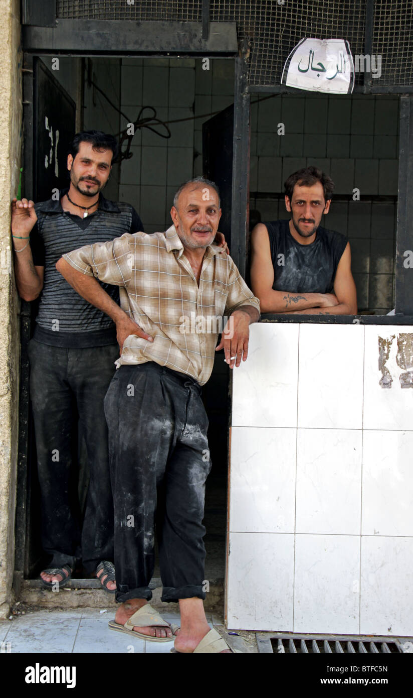 Men palestinian hi-res stock photography and images - Alamy