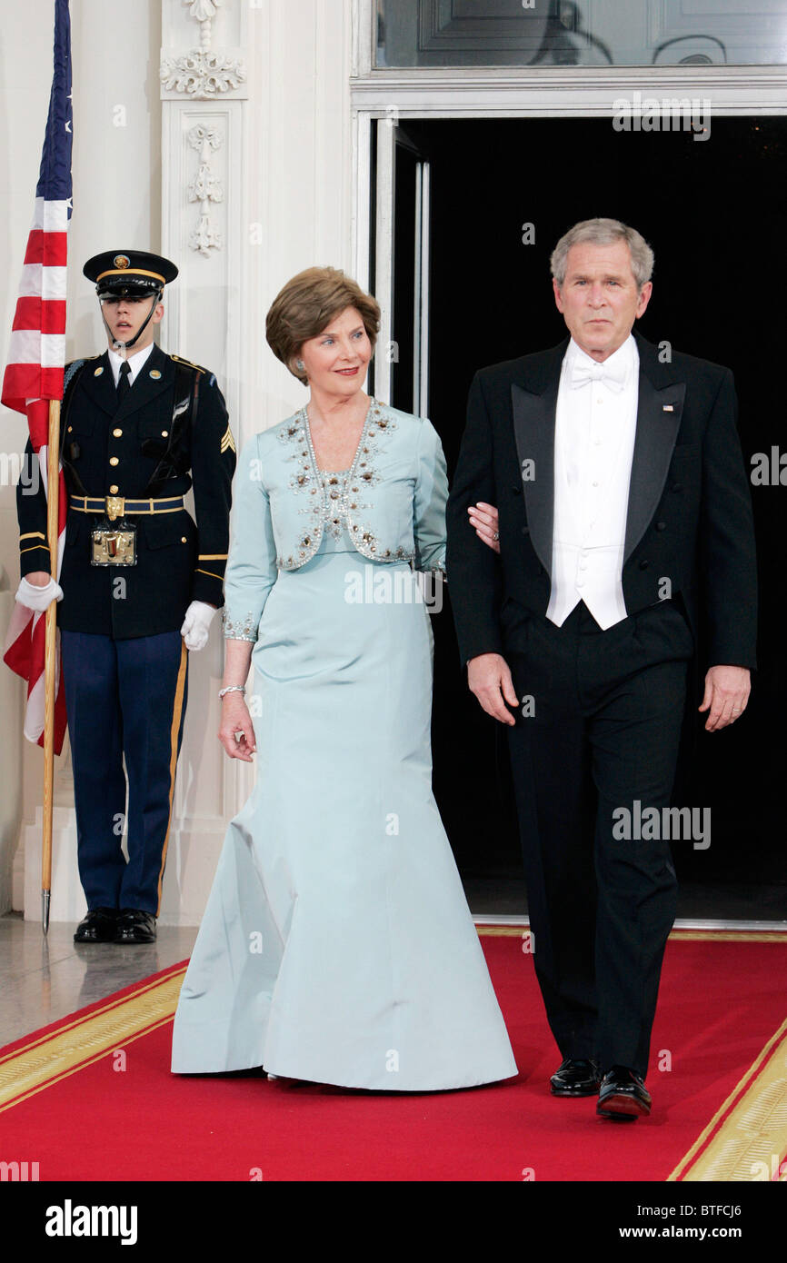 President George W Bush and wife Laura Bush at State Dinner at the ...
