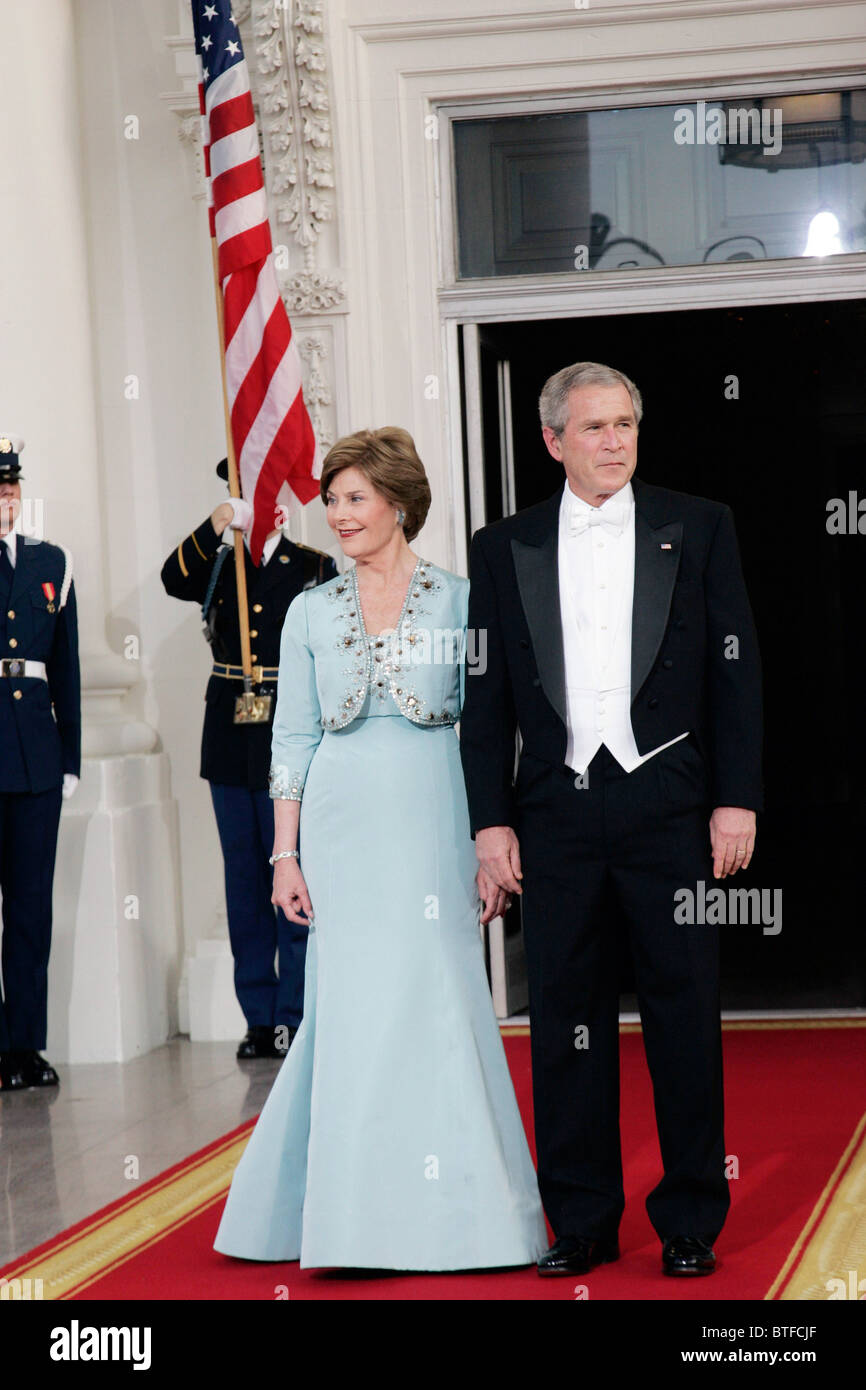 President George W Bush and wife Laura Bush at State Dinner at the ...