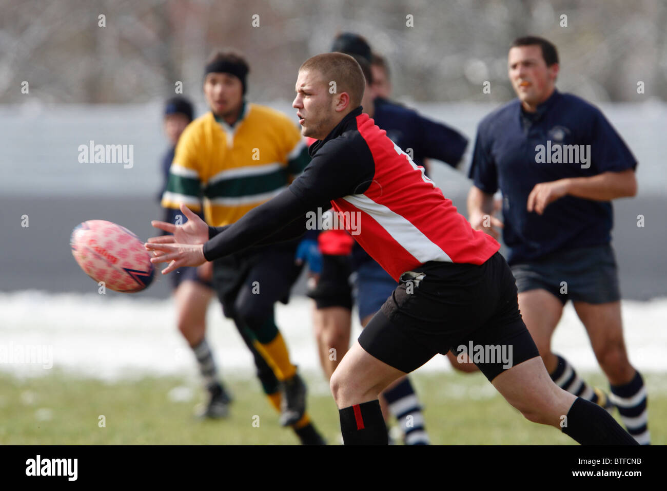 Passing a ball hi-res stock photography and images - Alamy