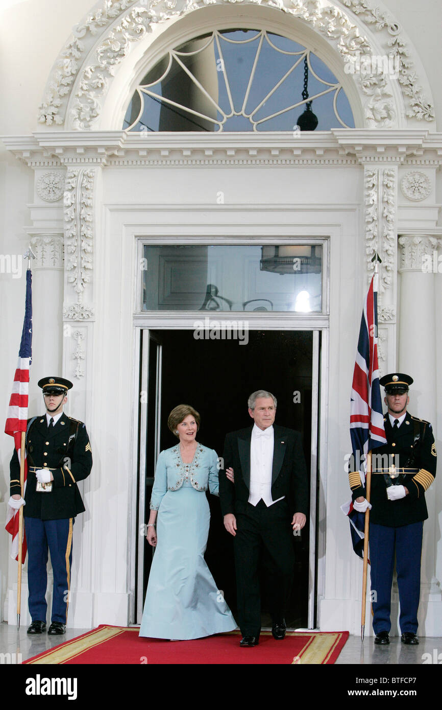 George w bush red carpet hi-res stock photography and images - Alamy