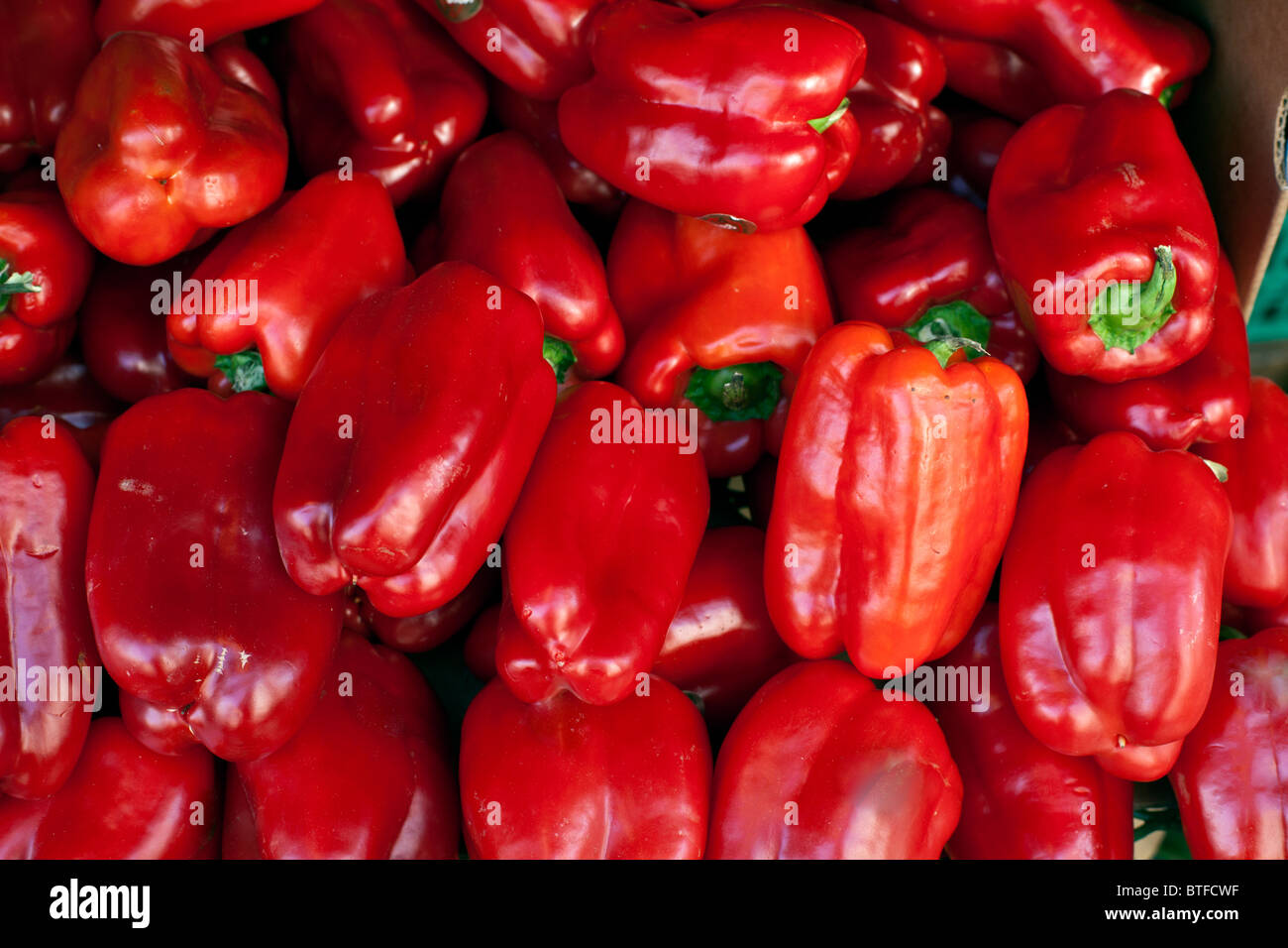 Red pappers hi-res stock photography and images - Alamy