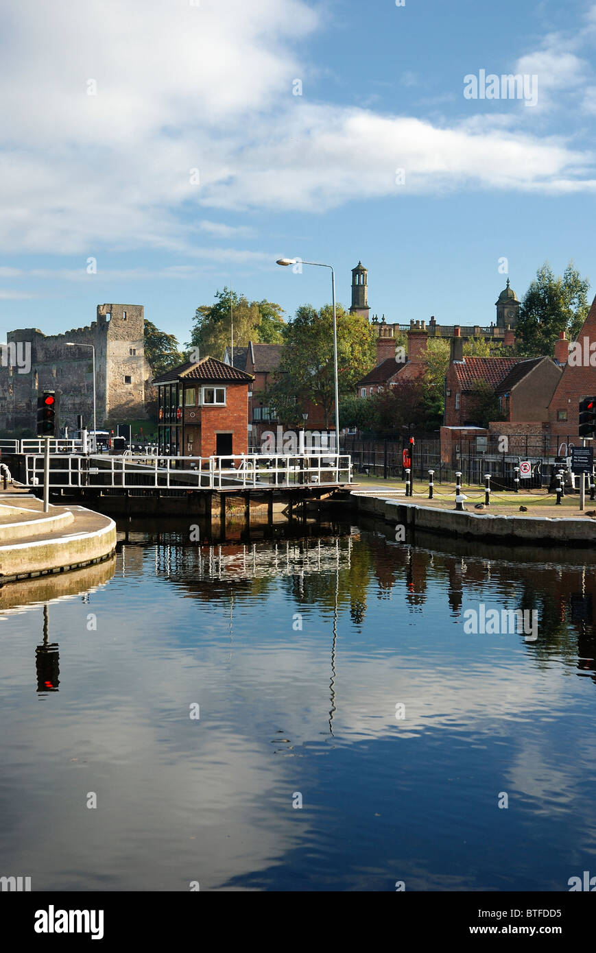 newark town lock nottinghamshire england uk Stock Photo - Alamy