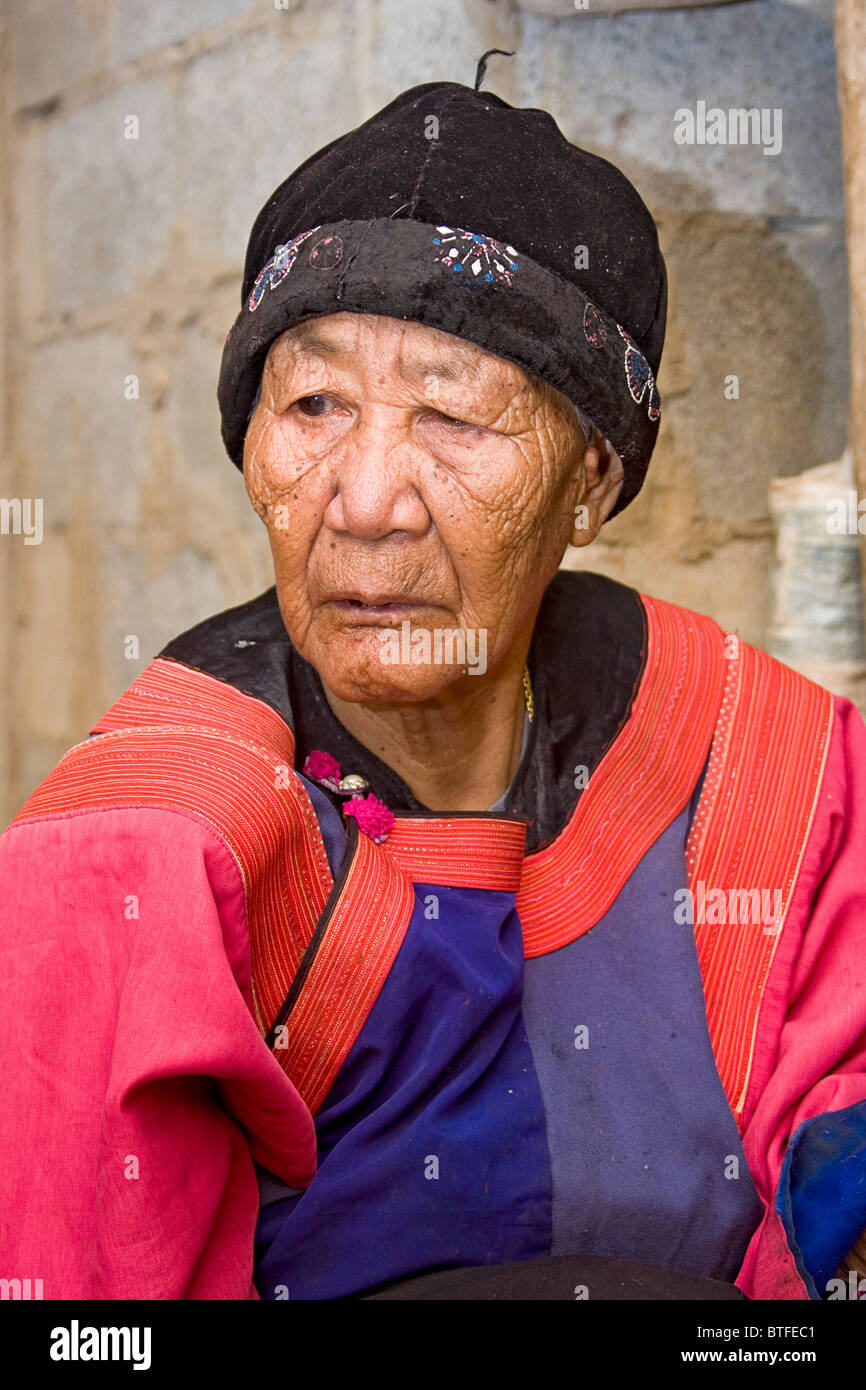 Lisu tribal woman in thailand hi-res stock photography and images - Alamy