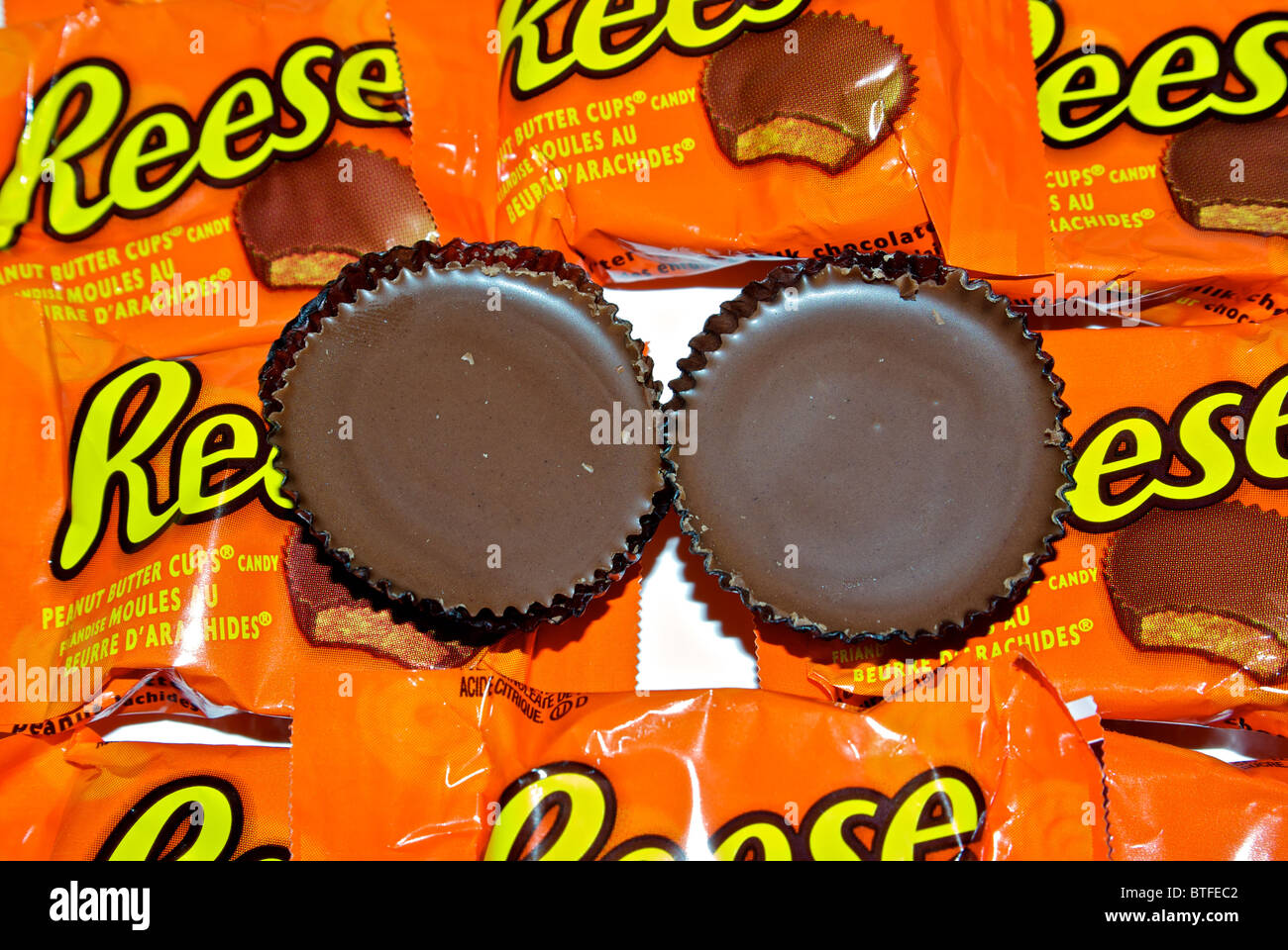 Hershey Reese chocolate peanut butter cup candy bars Stock Photo - Alamy