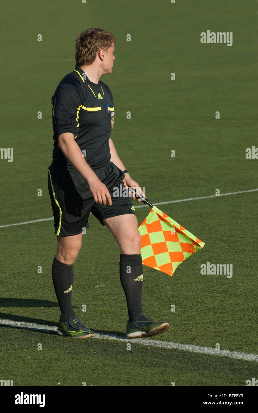 Referee football hi-res stock photography and images - Alamy