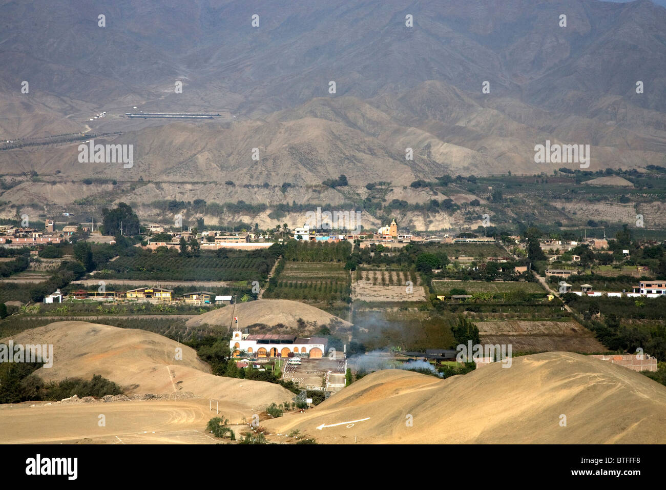 The El Sarcay de Azpitia vineyards and Pisco distillery south of Lima ...