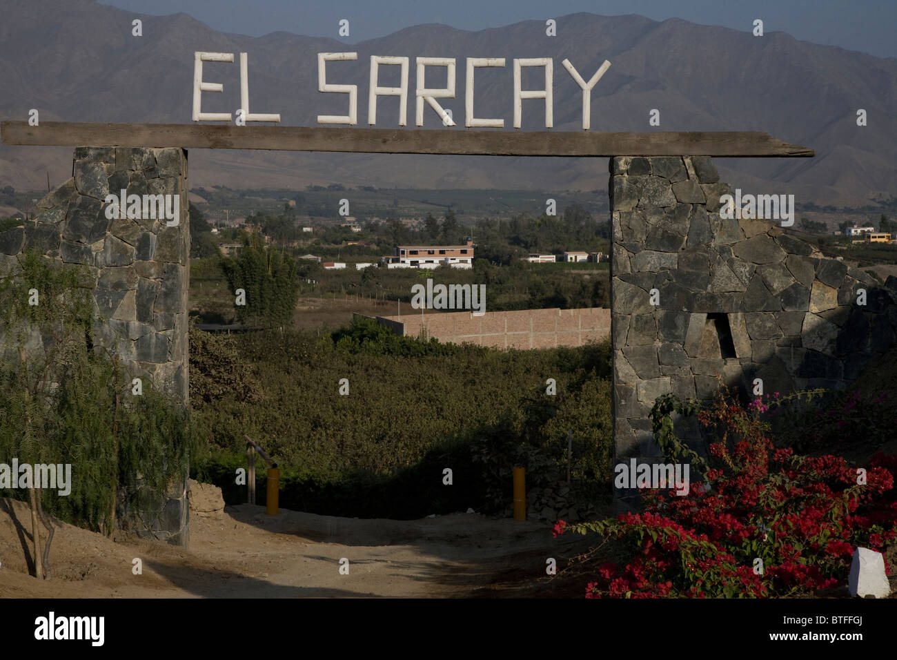The El Sarcay de Azpitia vineyards and Pisco distillery south of Lima ...