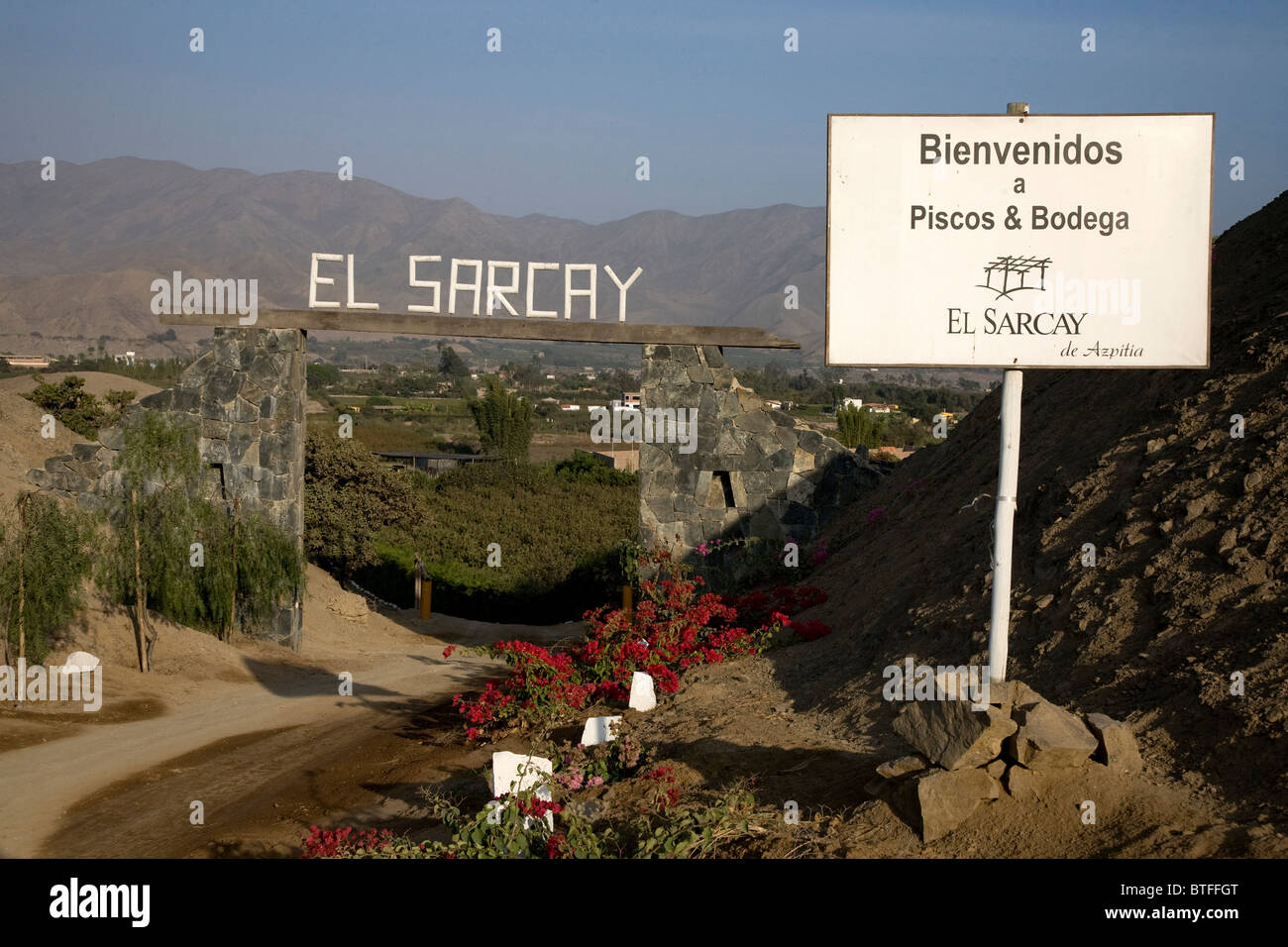 The El Sarcay de Azpitia vineyards and Pisco distillery south of Lima ...