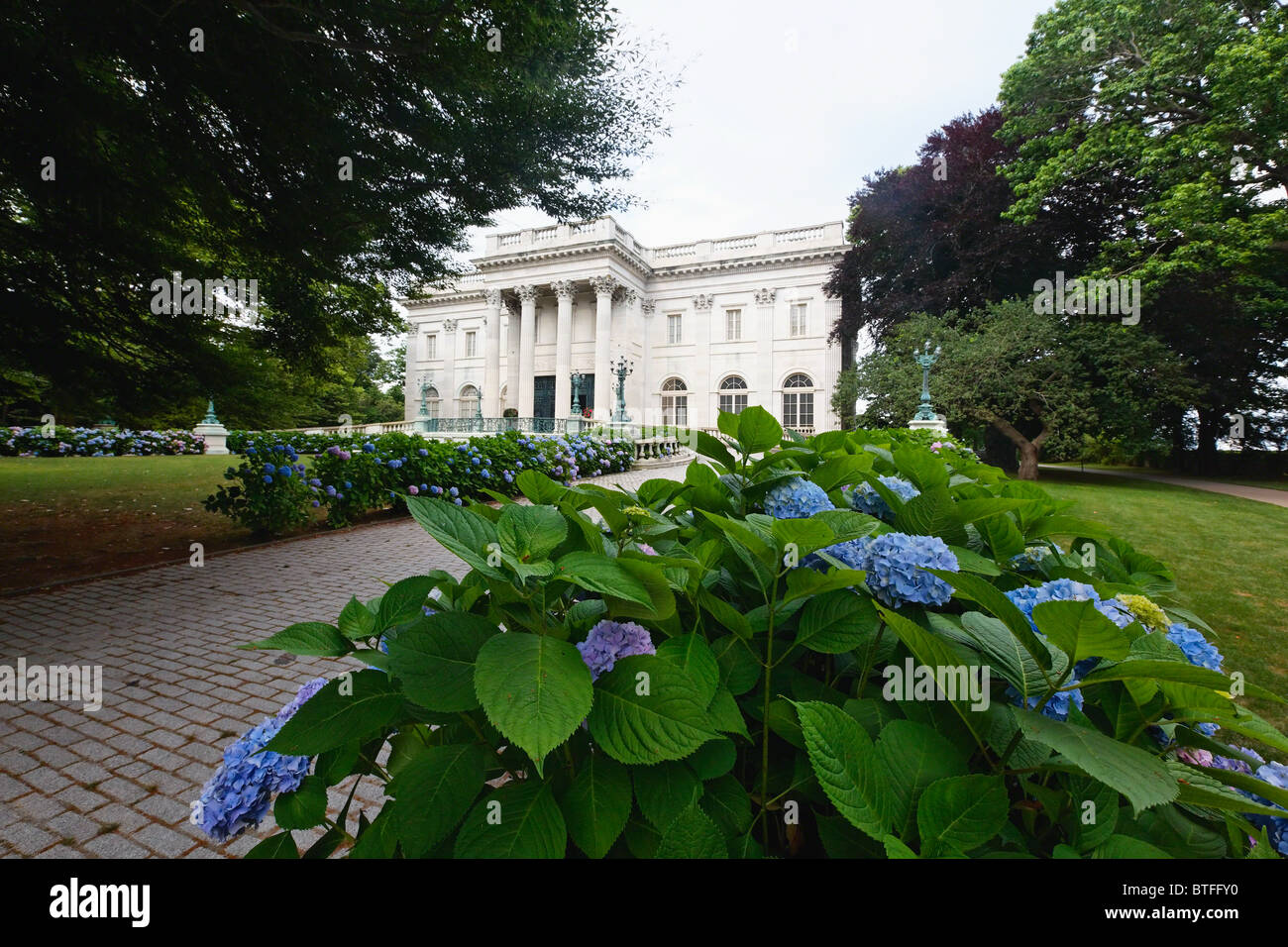 Newport rhode island mansion hi-res stock photography and images - Alamy