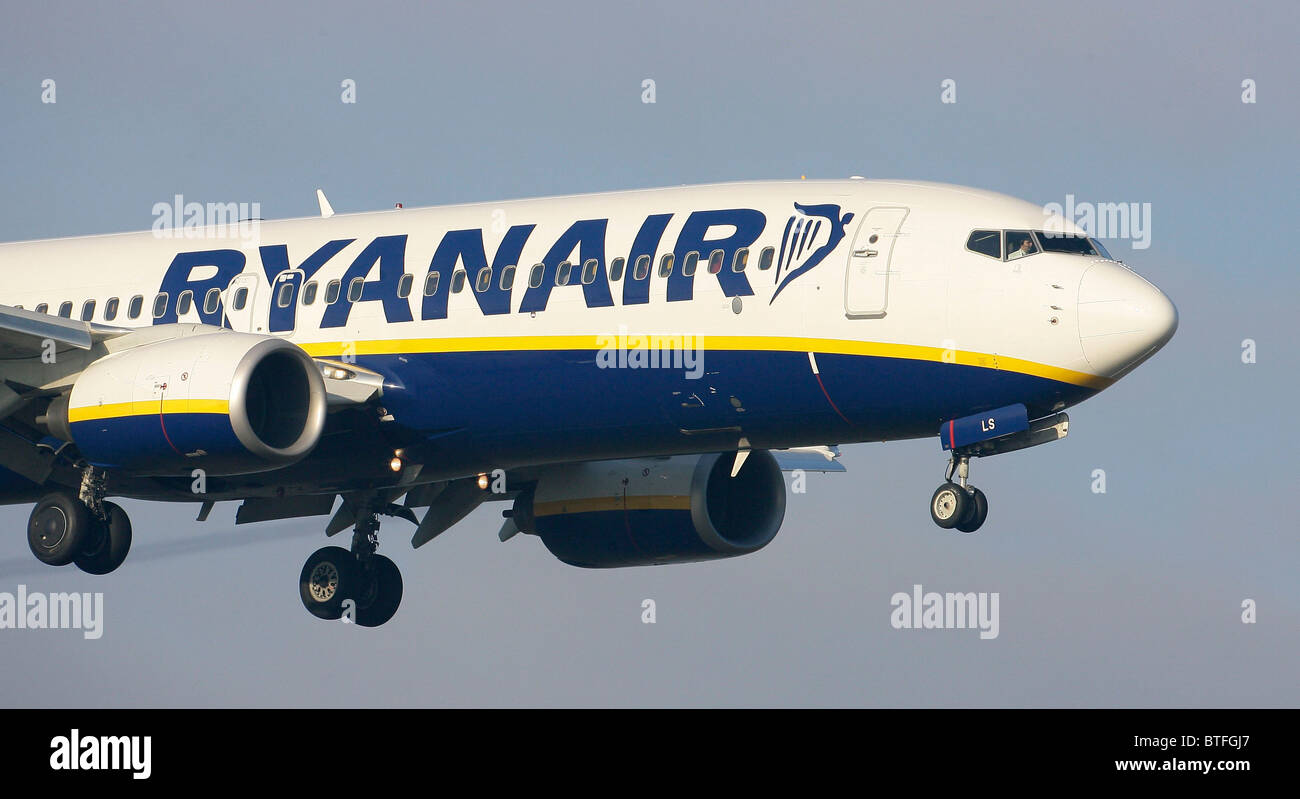 A Ryan Air jet comes in to land at London's Gatwick Airports. Picture ...