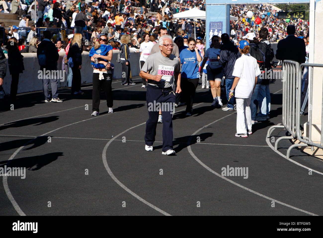 Ancient greek athletes runner hi-res stock photography and images - Alamy