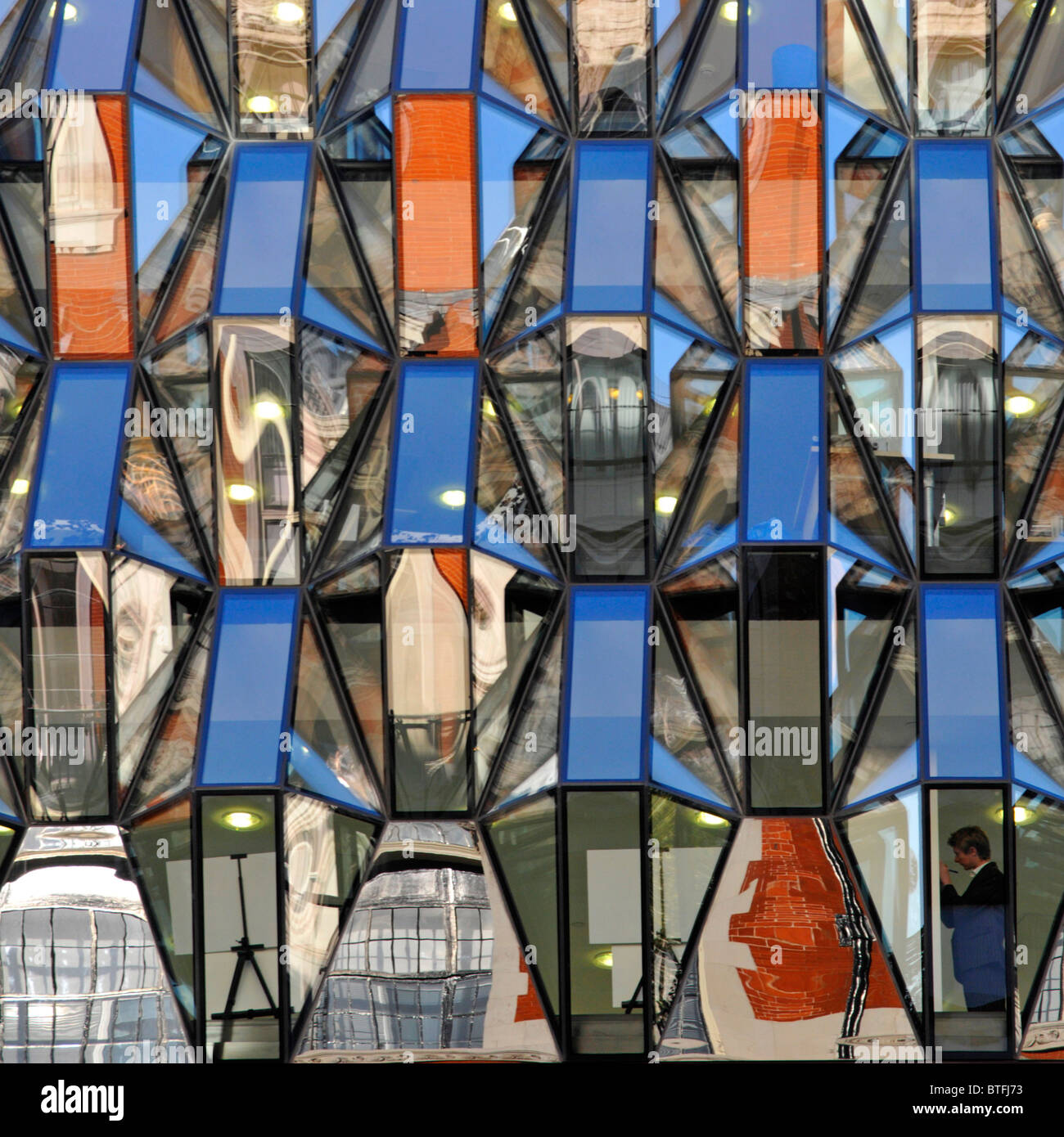 Distorted views of architecture hi-res stock photography and images - Alamy