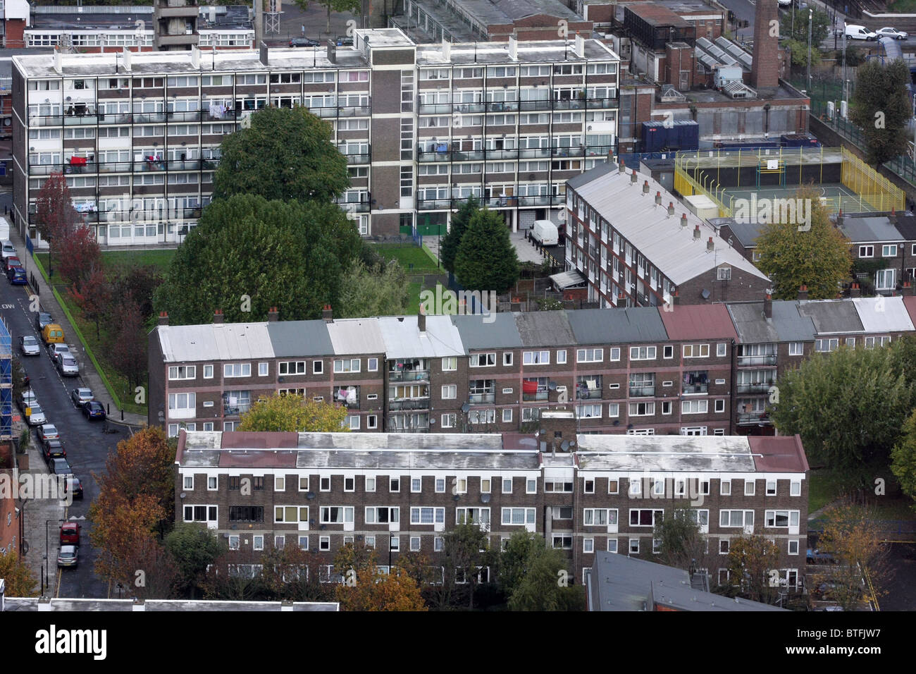 Low rise home hi-res stock photography and images - Alamy