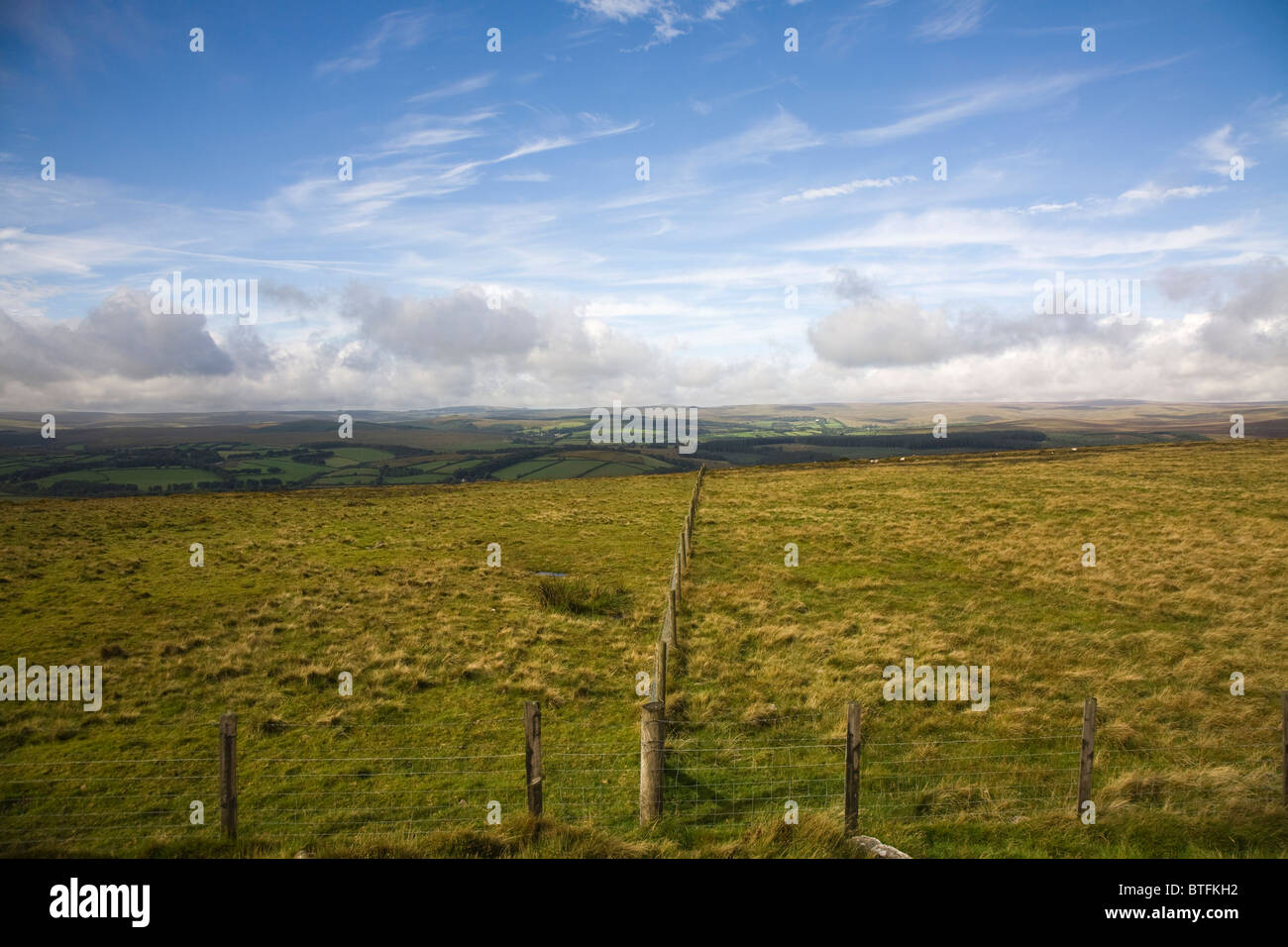 Well fences hi-res stock photography and images - Alamy