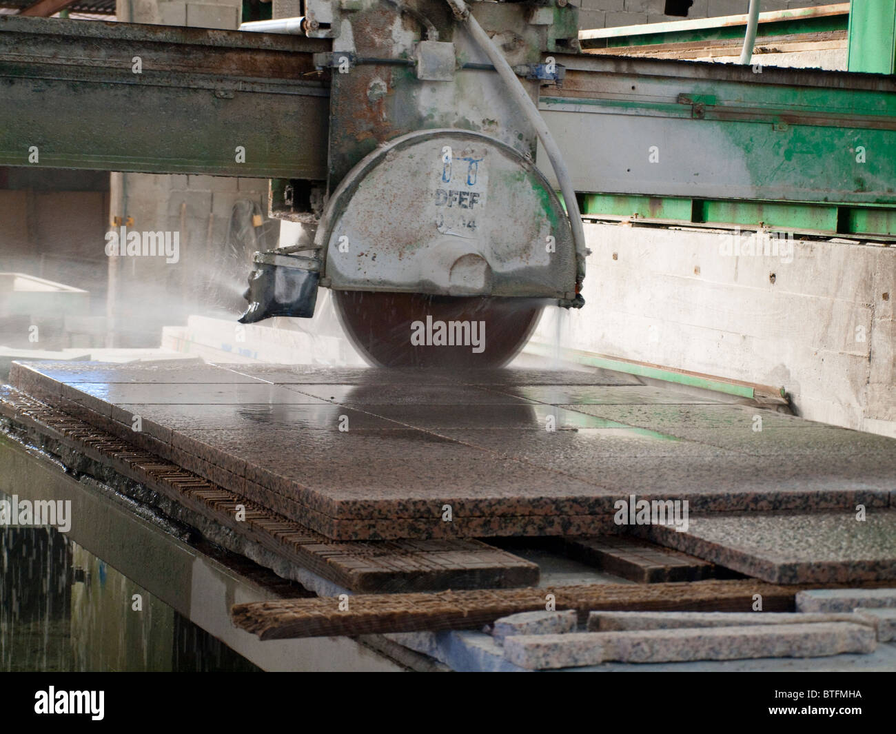 Granite disk hi-res stock photography and images - Alamy