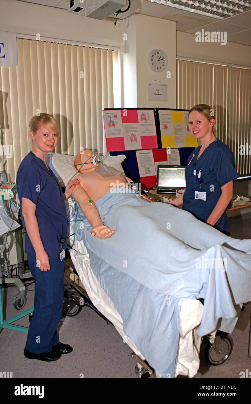 Tutorial nurses hospital hi-res stock photography and images - Alamy