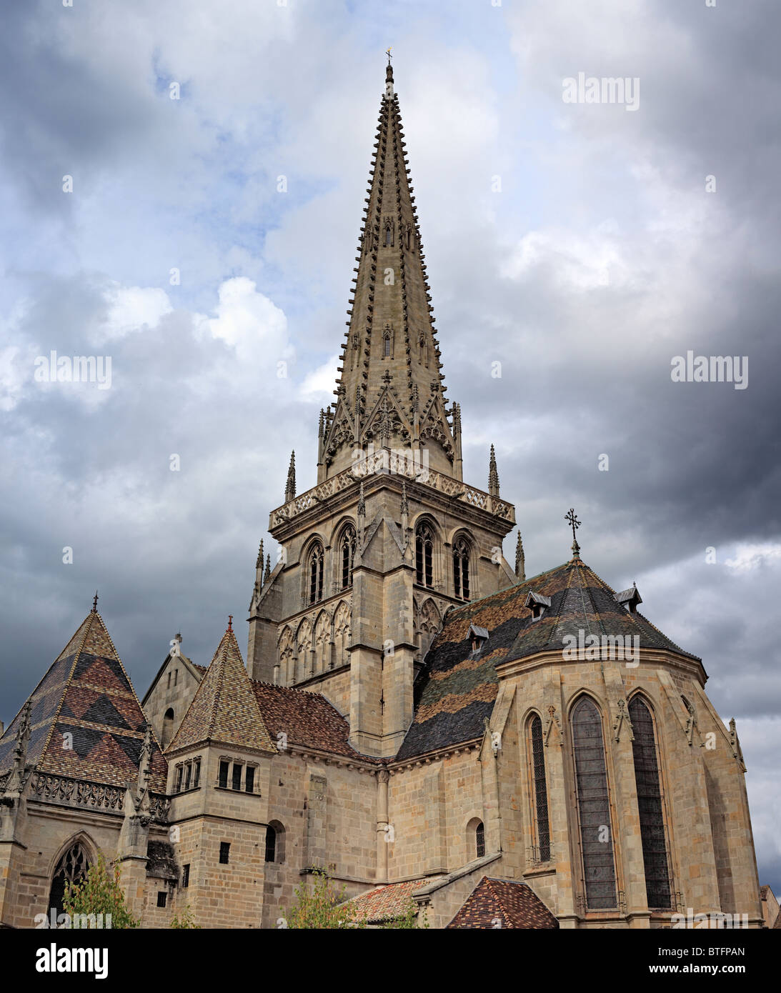 France autun cathedral romanesque hi-res stock photography and images ...