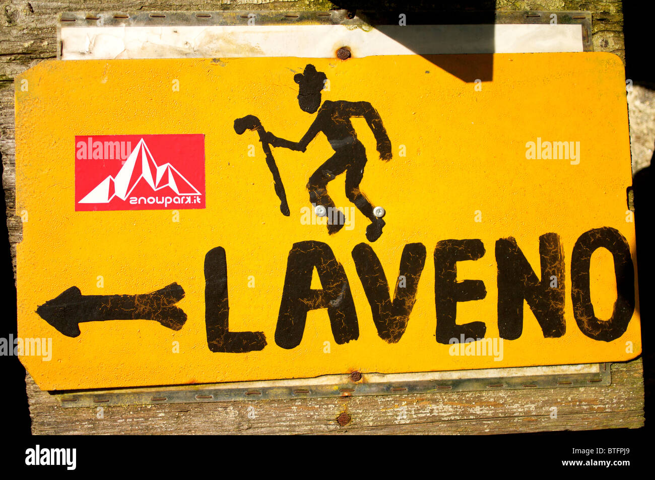 Trekking signs hi-res stock photography and images - Alamy