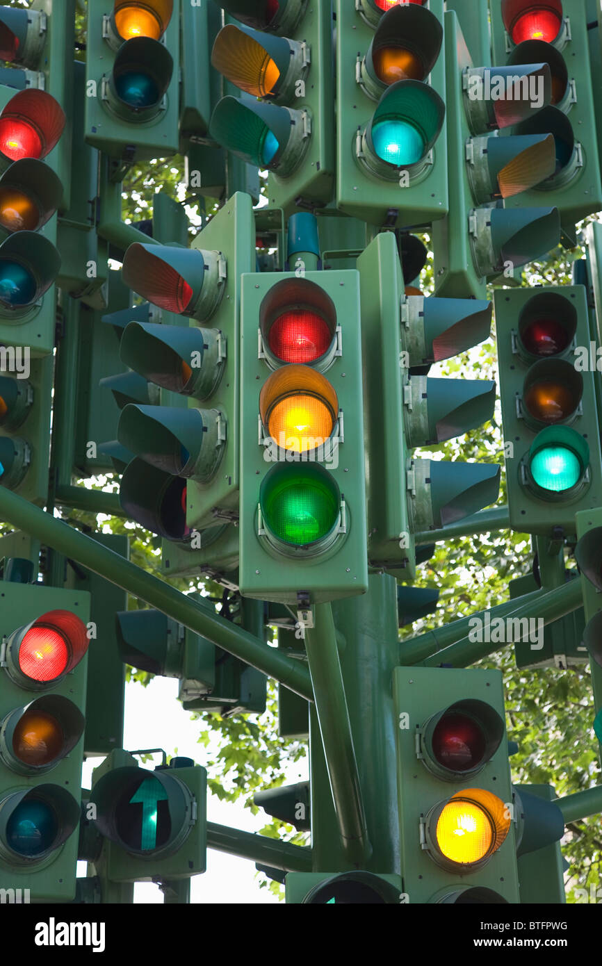 Traffic light Sculpture,canary wharf Stock Photo - Alamy