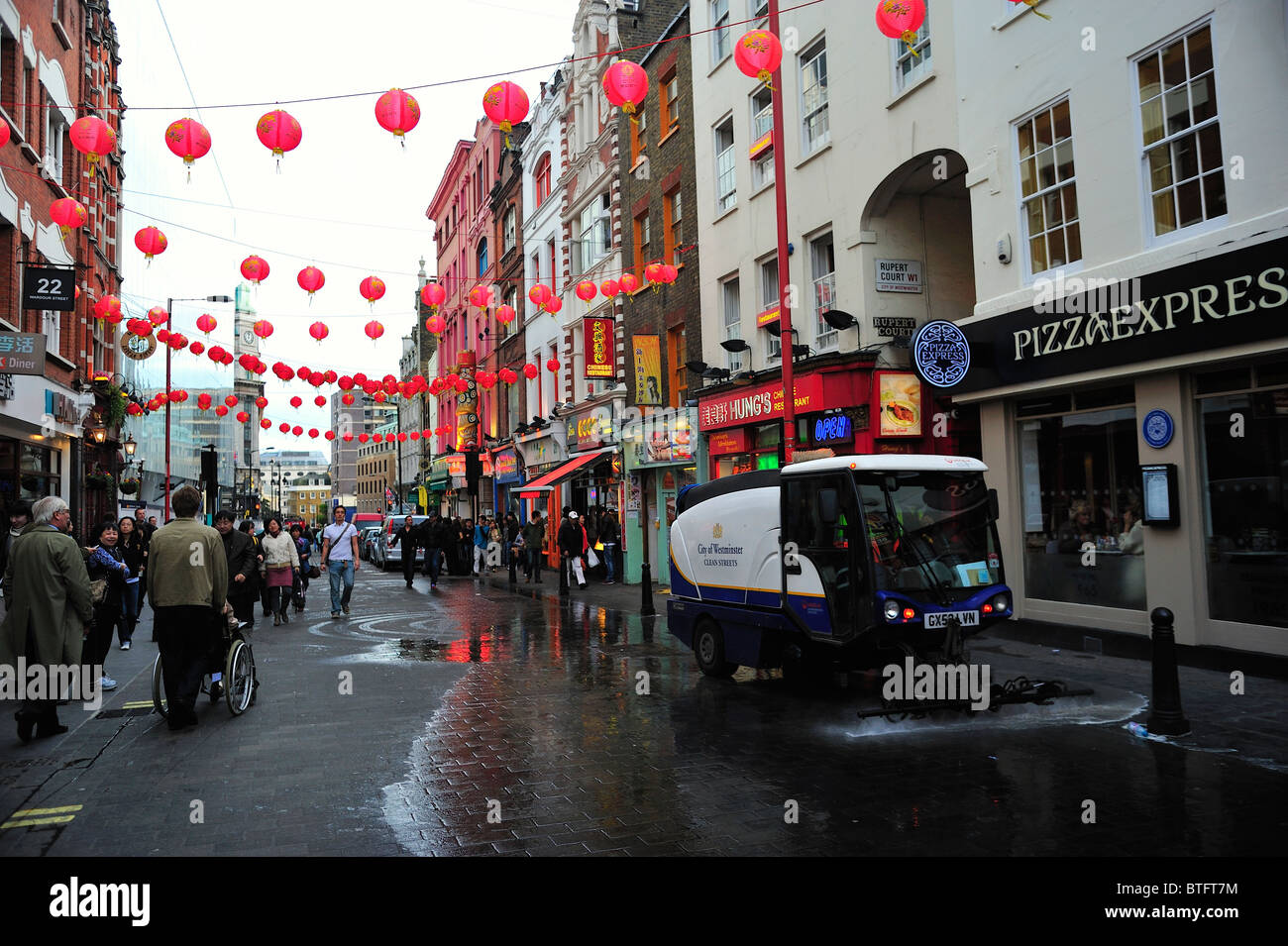 London street cleaning hi-res stock photography and images - Alamy