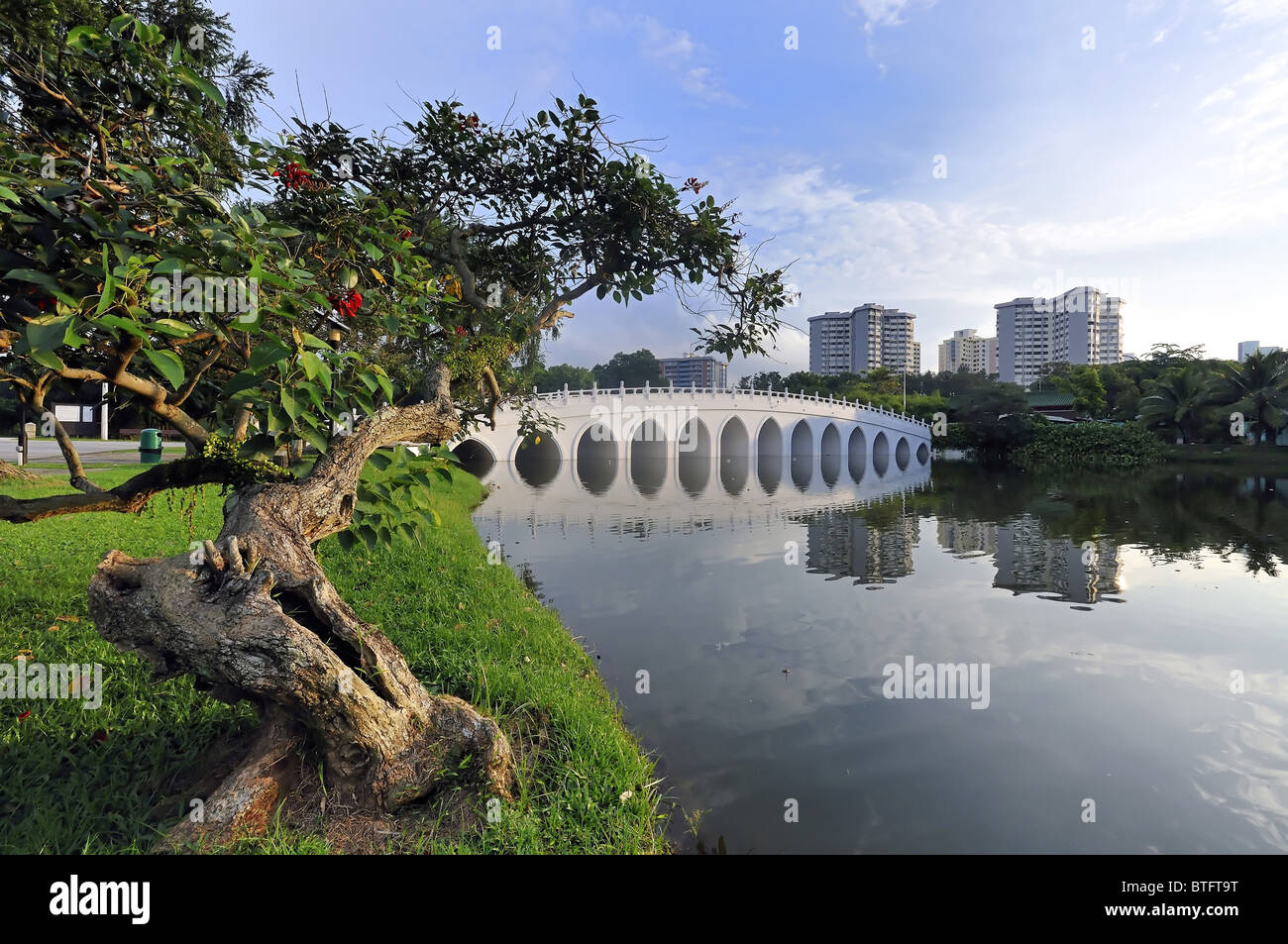 Moon arch bridge hi-res stock photography and images - Alamy