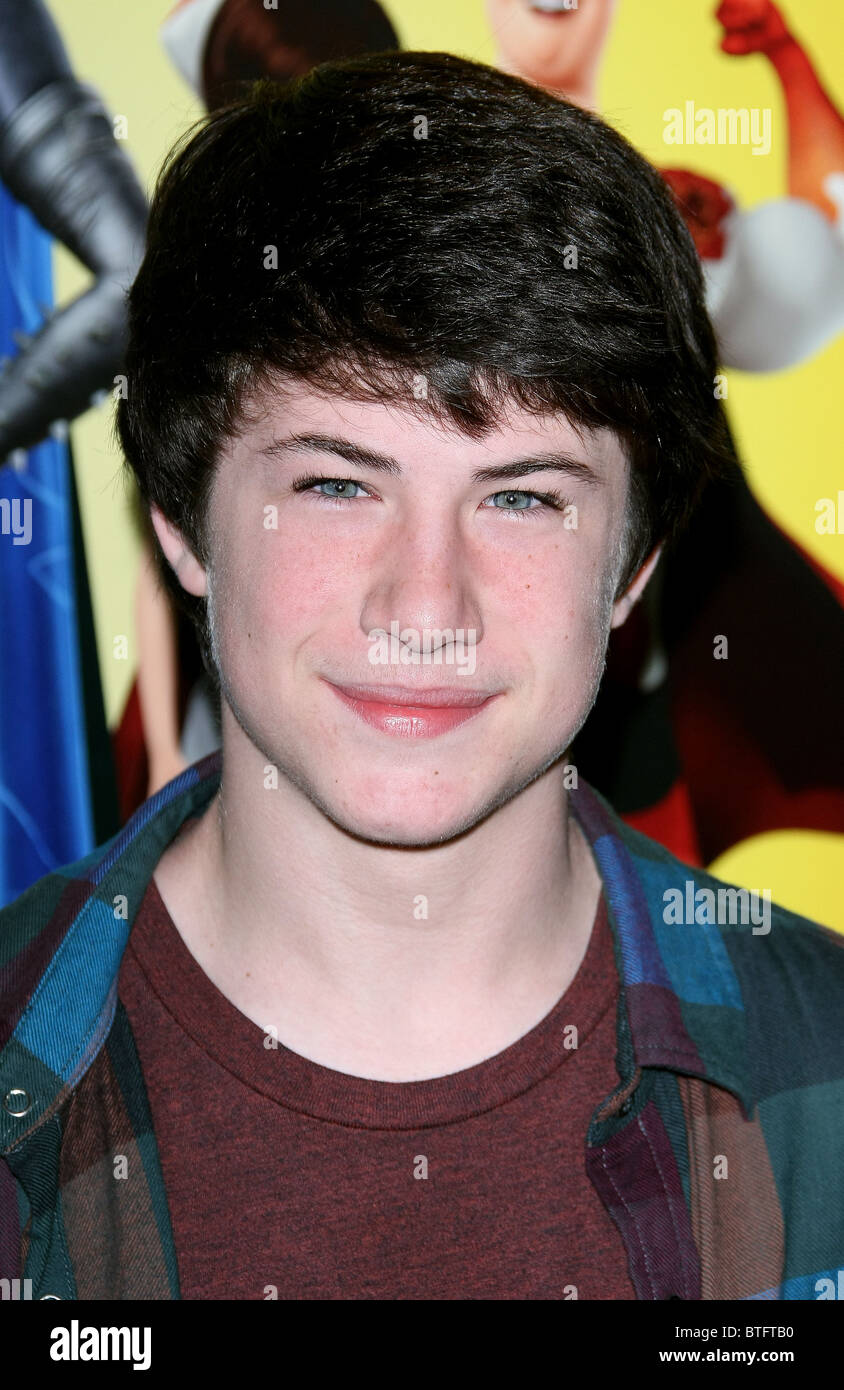 Dylan Minnette Let Me In