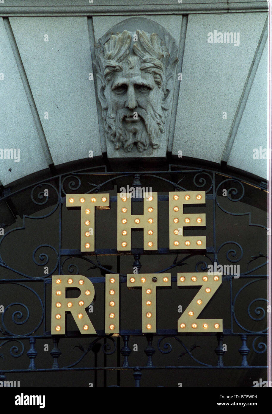 THE RITZ HOTEL IN LONDON Stock Photo - Alamy