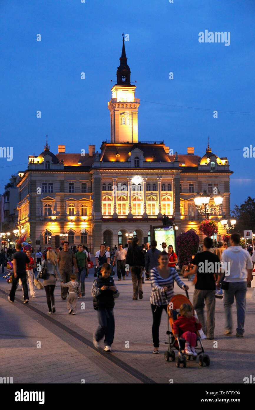 Serbia, Vojvodina, Novi Sad, town hall, main square, people Stock Photo ...