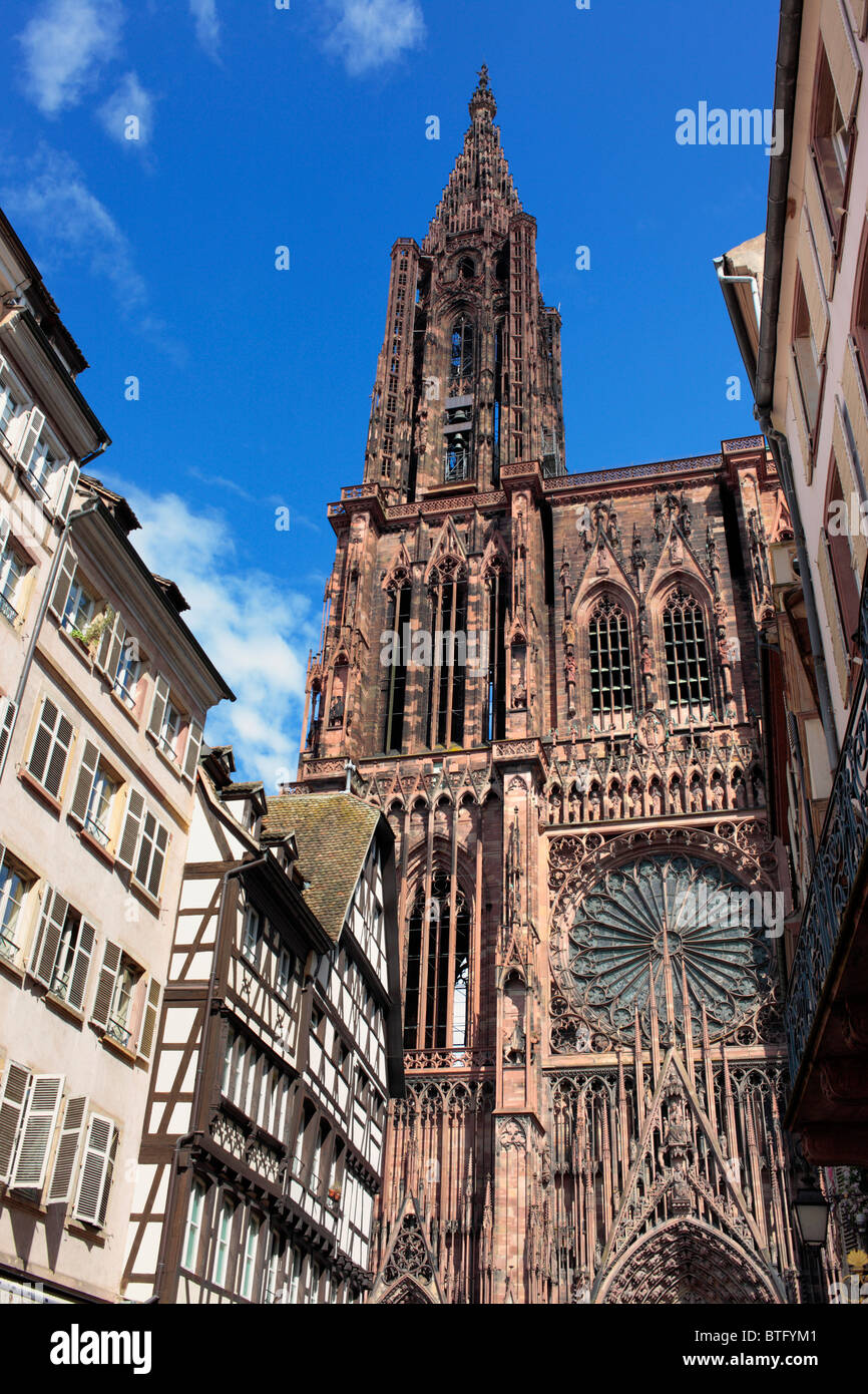 Tower of strasbourg cathedral hi-res stock photography and images - Alamy