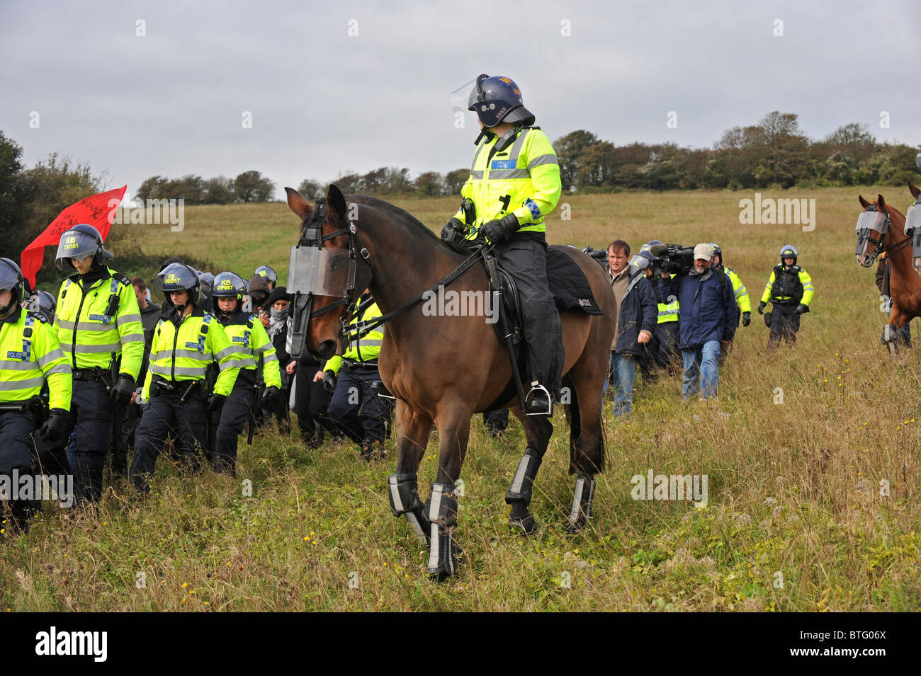 Mounted police protest horse hi-res stock photography and images - Alamy