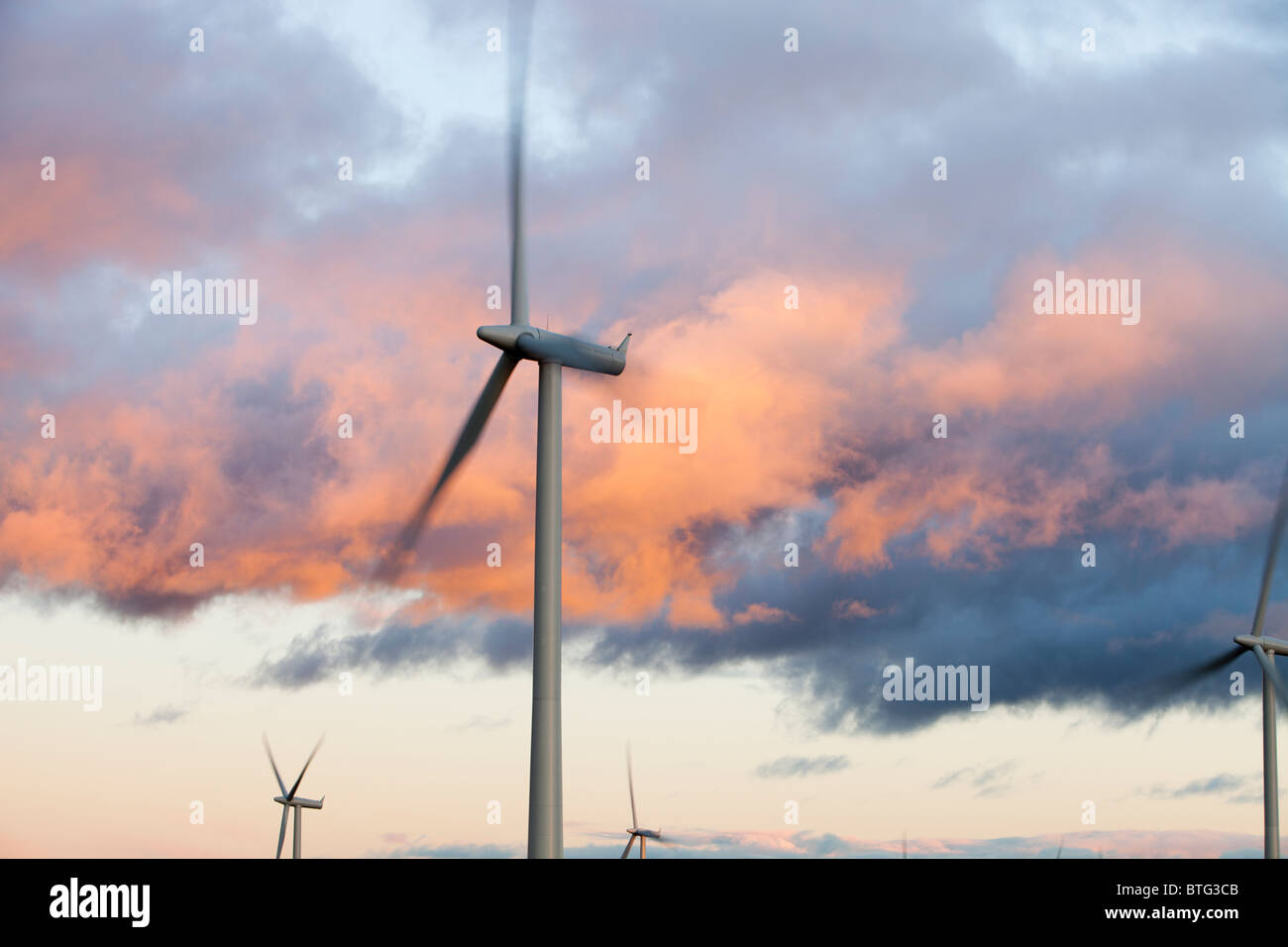 Onshore wind farm uk sunset hi-res stock photography and images - Alamy